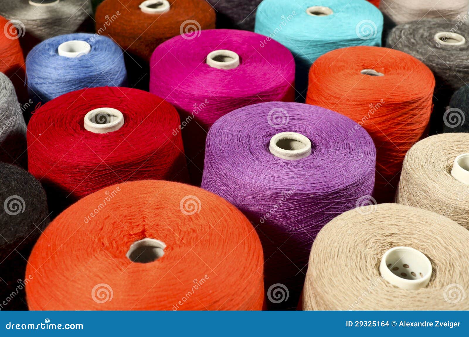 Linhas coloridas foto de stock. Imagem de bordado, ferramenta - 29325164