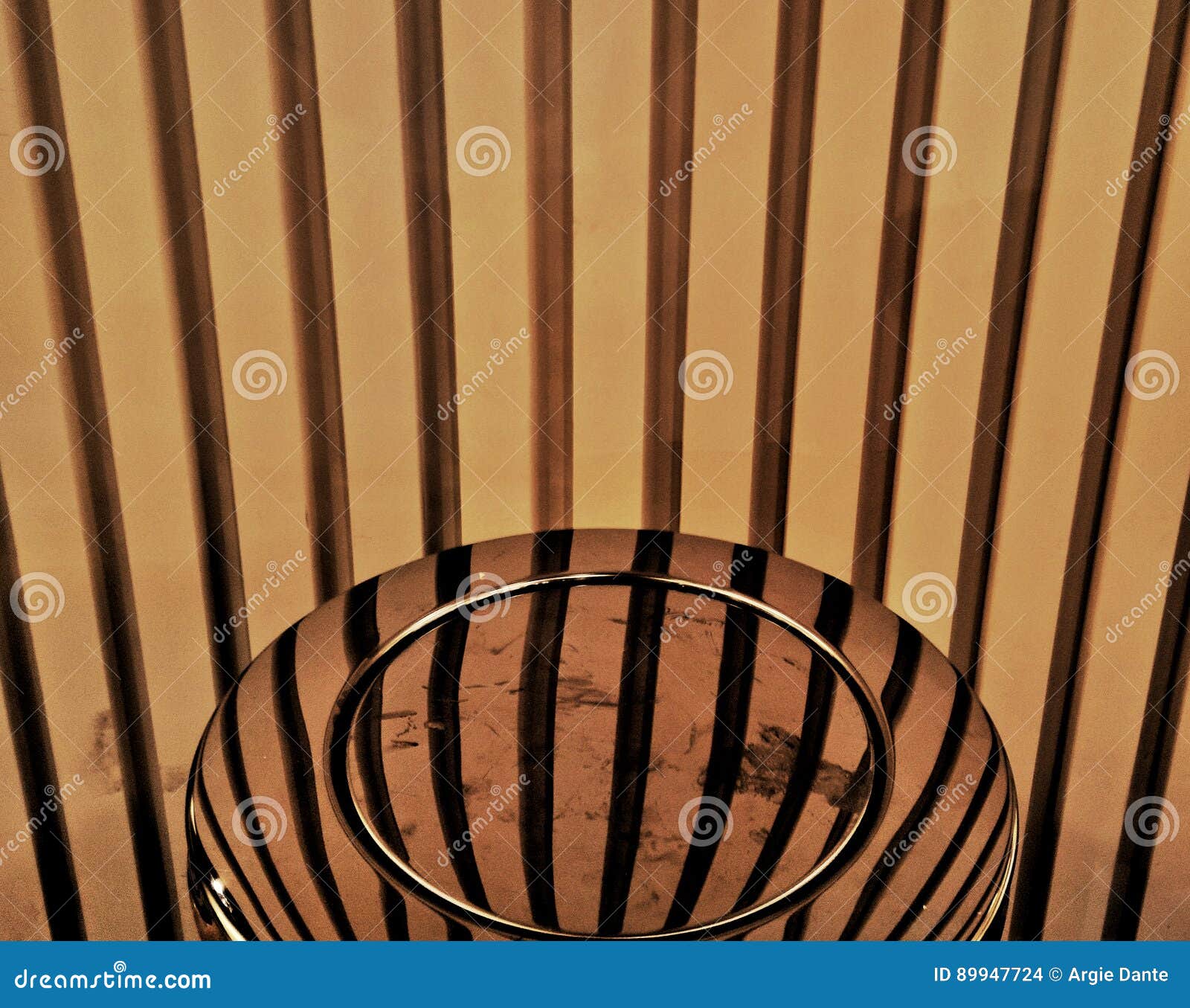 Linhas paralelas foto de stock. Imagem de formas, geometria - 89947724