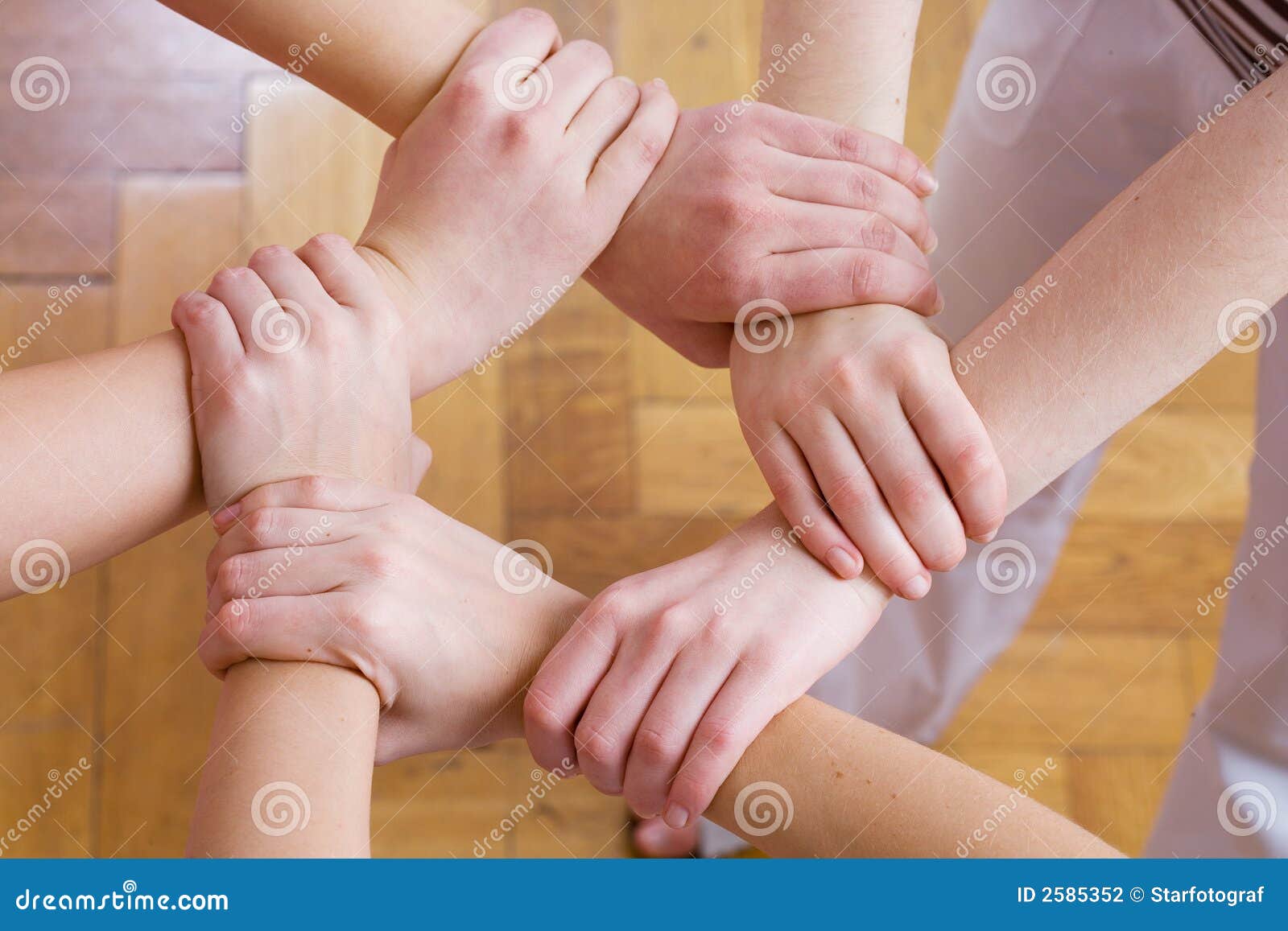 Linked Together Stock Photo | CartoonDealer.com #2585352