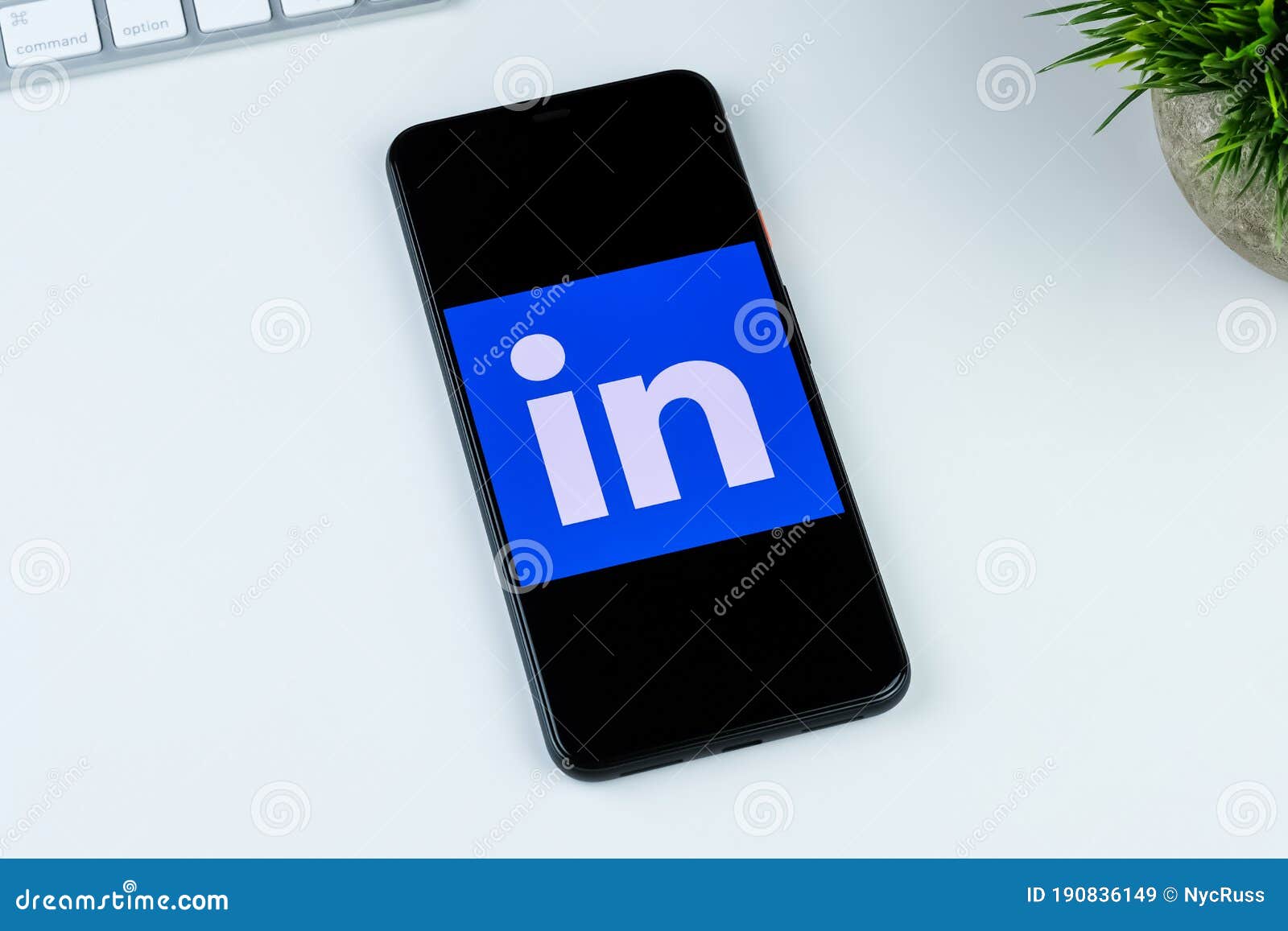 LinkedIn App Logo on a Smartphone Screen. Editorial Stock Image - Image ...