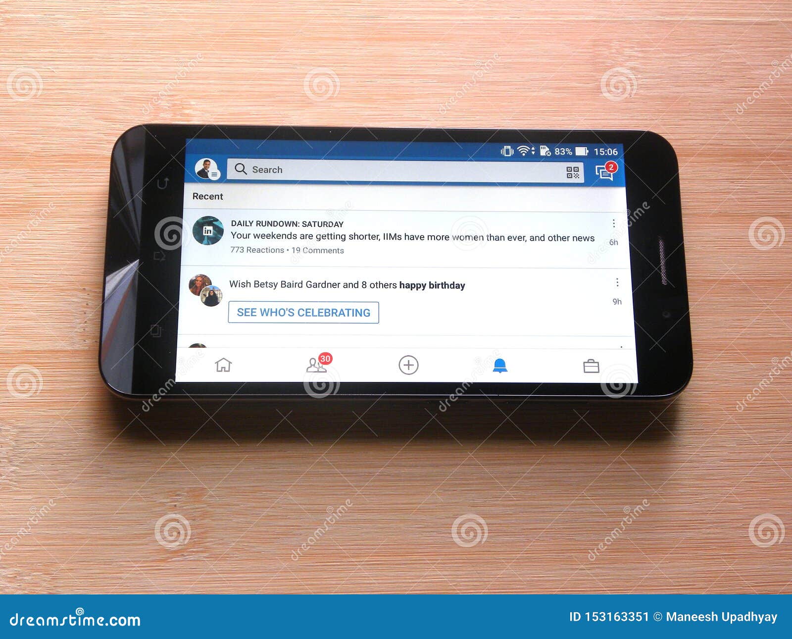 LinkedIn Notifications editorial photo. Image of icons - 153163351