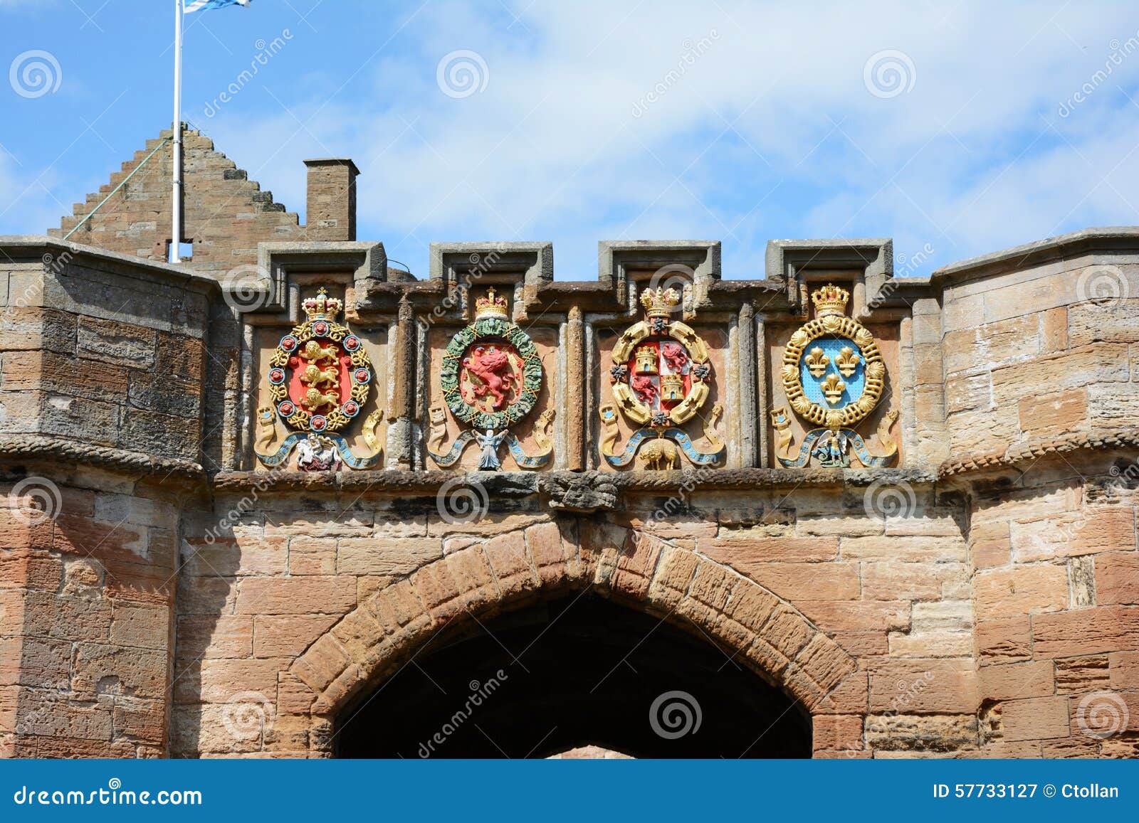 Linlithgow Palace, Coat of Arms Stock Image - Image of entrance, ruins ...