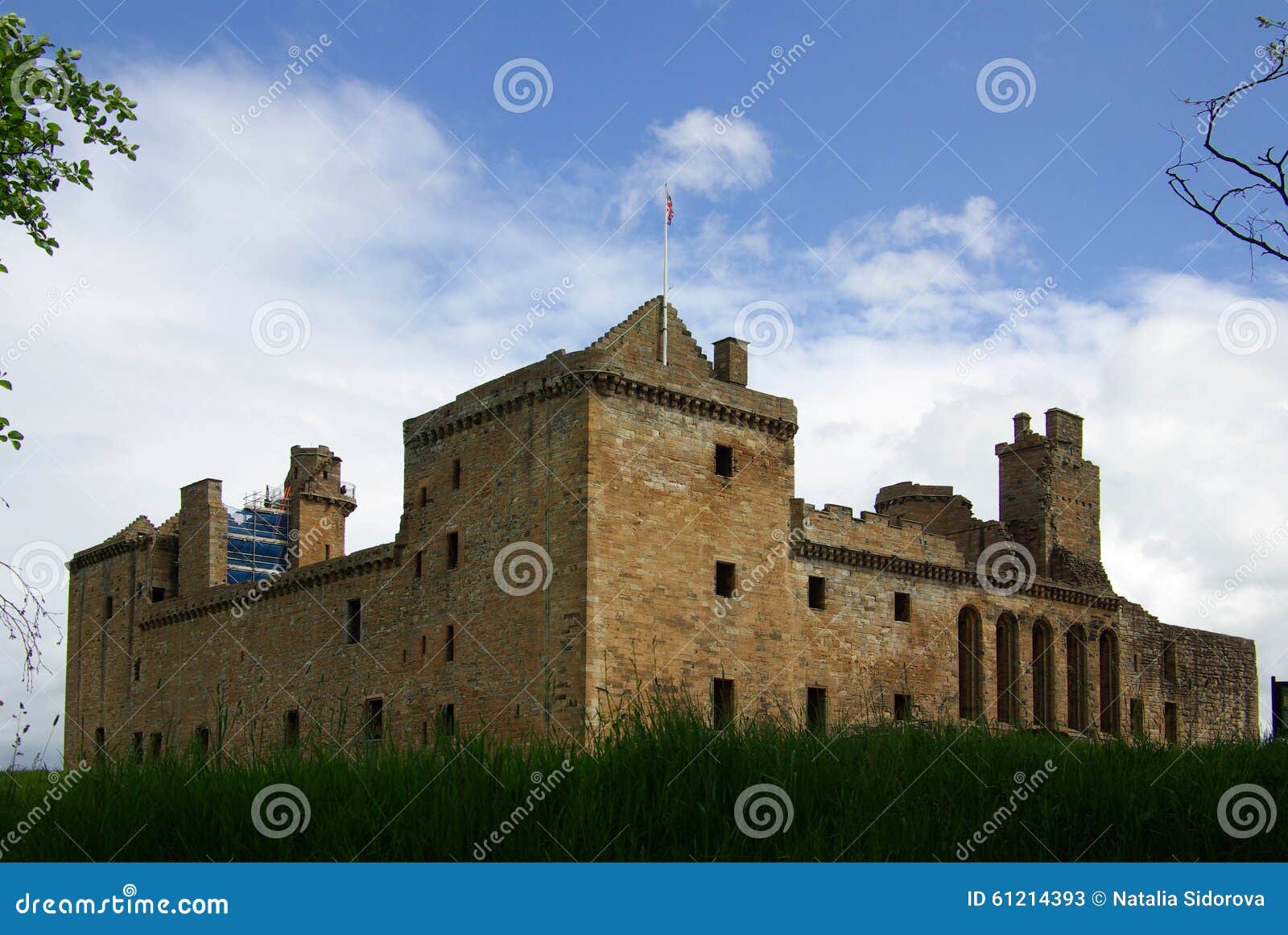Linlithgow Palace in Scotland Editorial Stock Photo - Image of spire ...