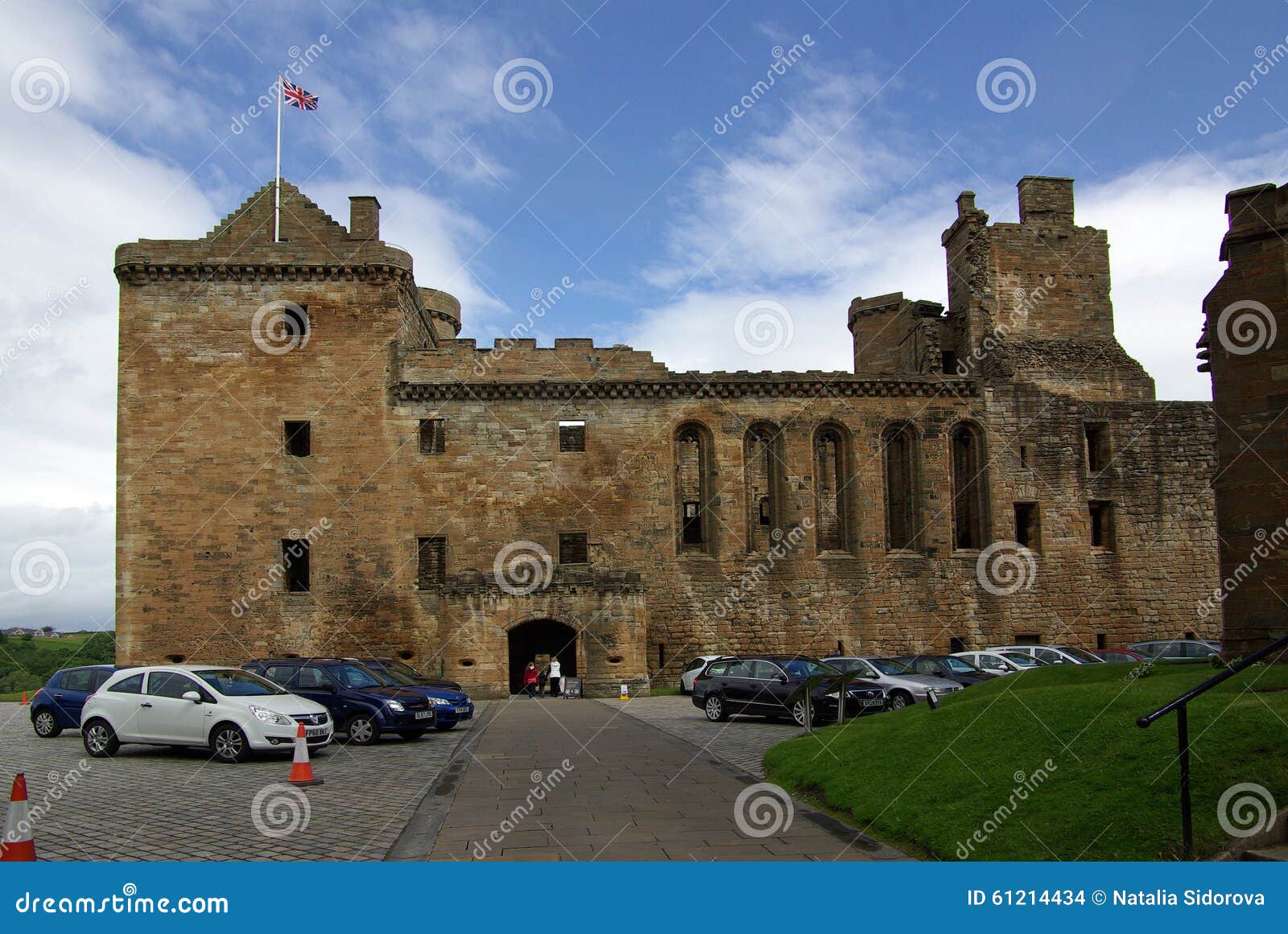 Linlithgow Palace in Scotland Editorial Stock Image - Image of kirk ...