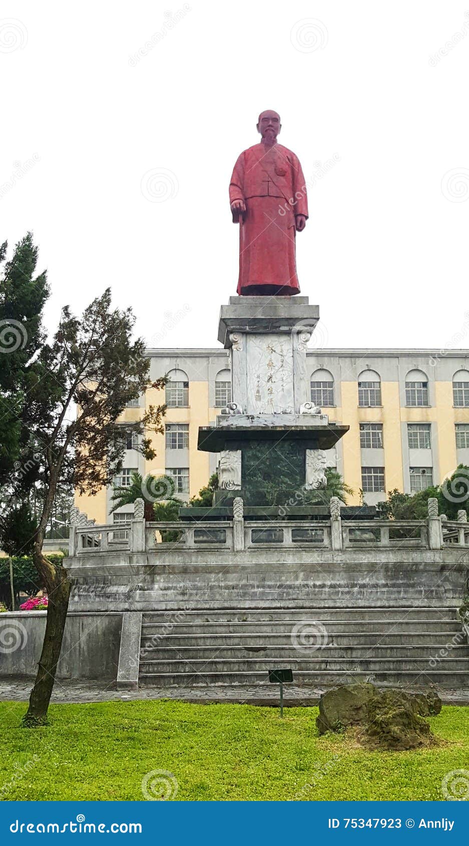 Linsen statue editorial stock photo. Image of linsen - 75347923