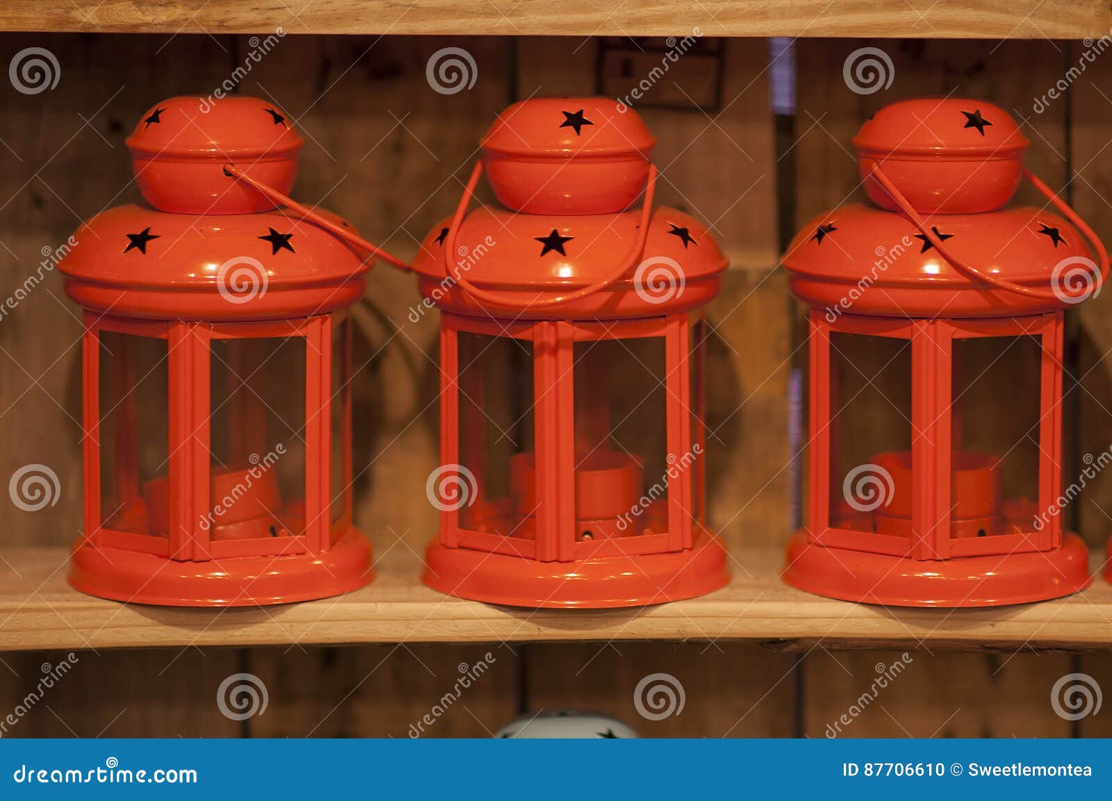 Linterna antigua foto de archivo. Imagen de amarillo - 87706610