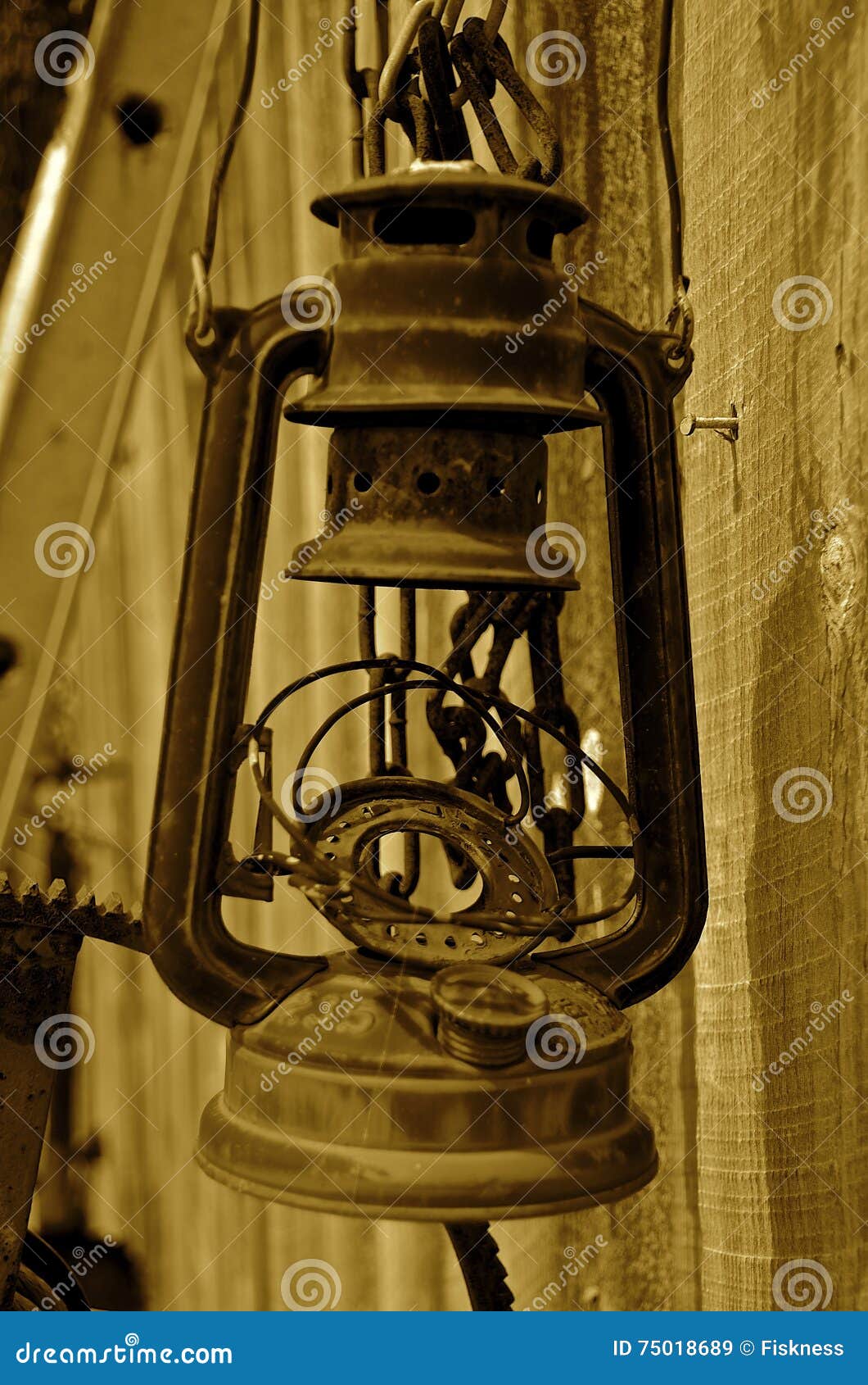 Linterna Vieja Envejecida Del Gas Imagen de archivo - Imagen de cristal ...