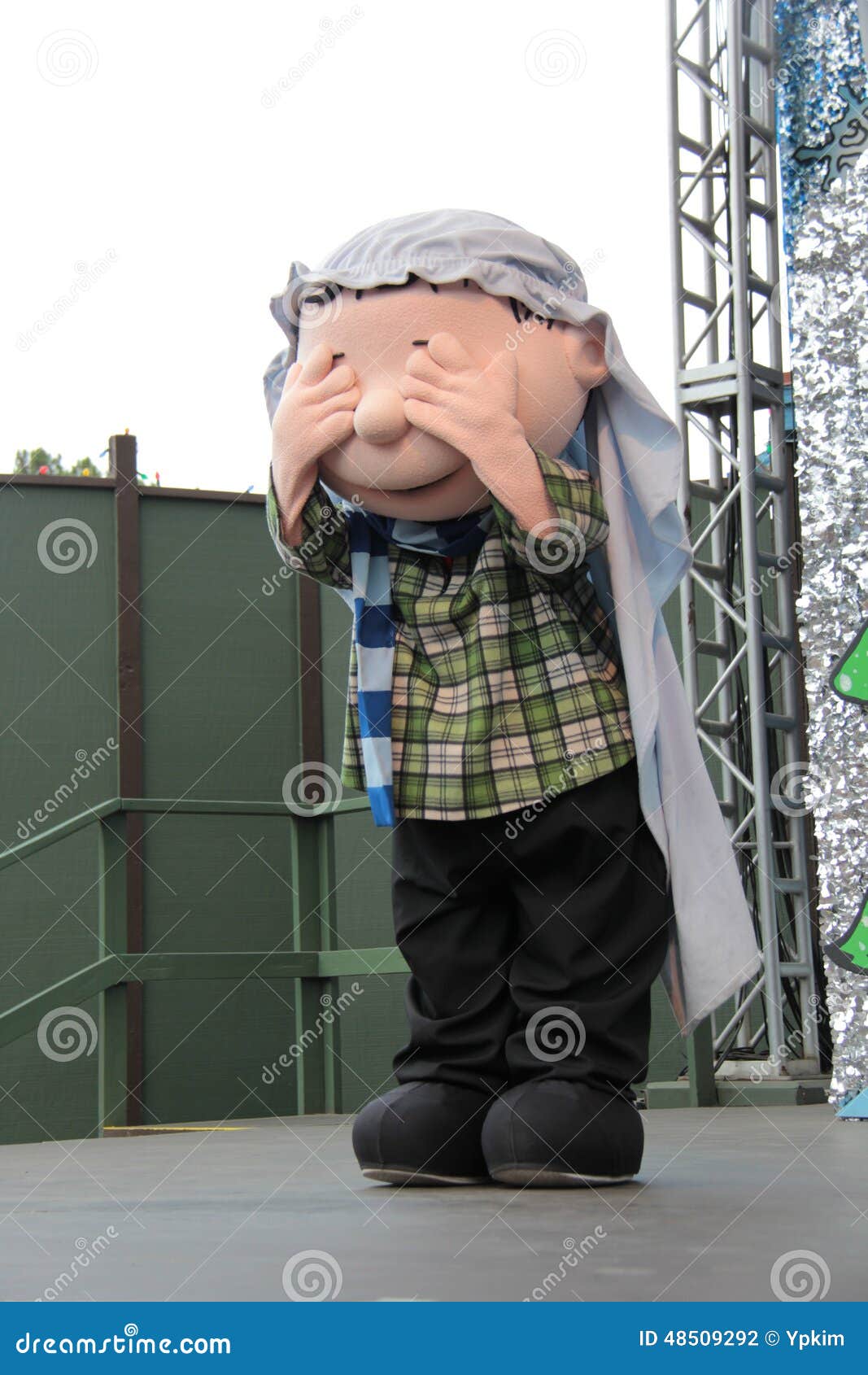 Linus 图库摄影片. 图片 包括有 查理, 性能, 作用, 圣诞节, 字符, 动画片, 男朋友, 公园 - 48509292