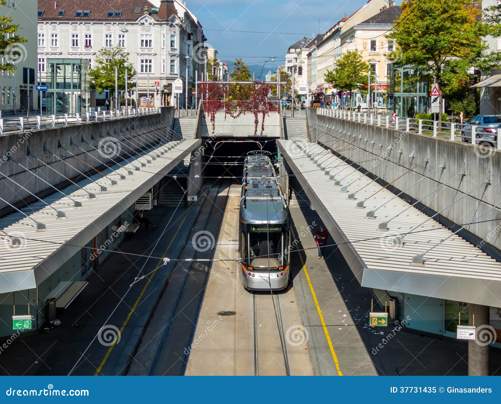 Linz, austria editorial image. Image of verkehspolitik - 37731435