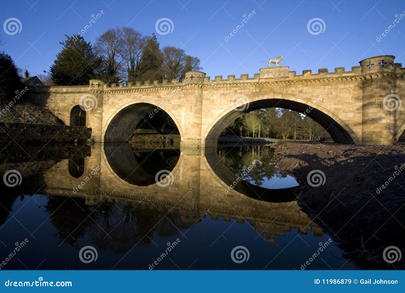 The Lion Bridge Over the River Aln Stock Image - Image of waterway ...