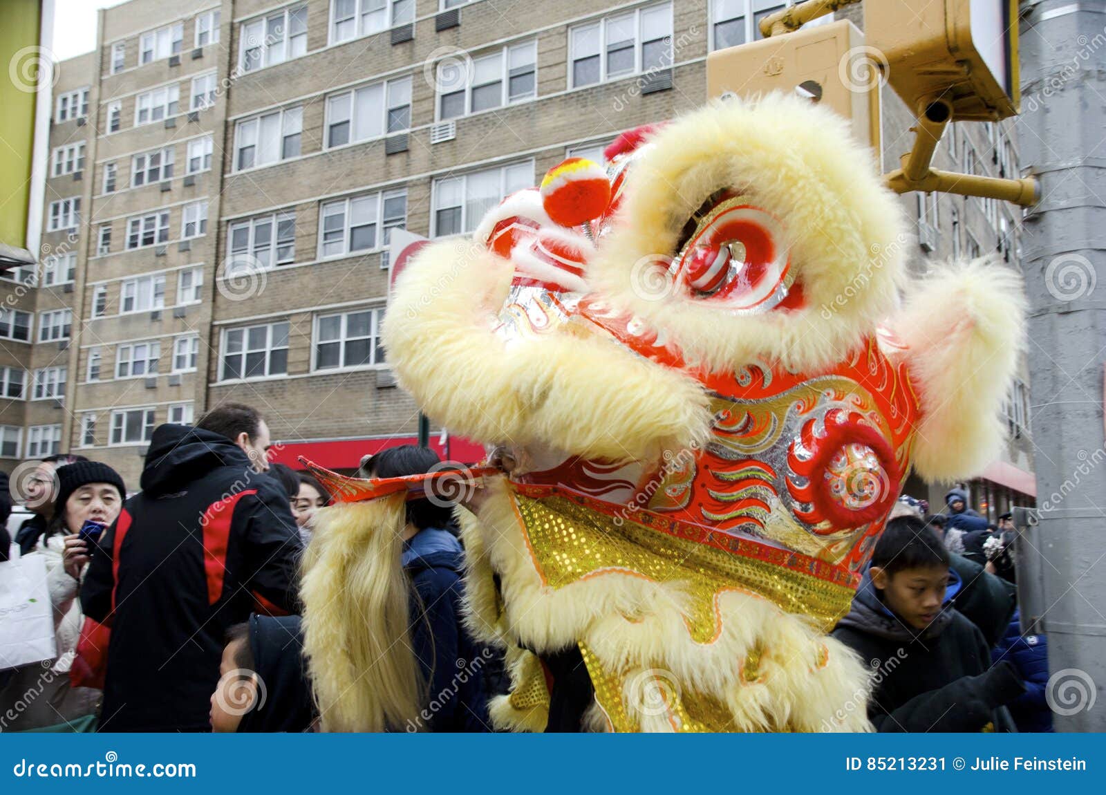 Lion Dancer fotografia editoriale. Immagine di ballerini - 85213231