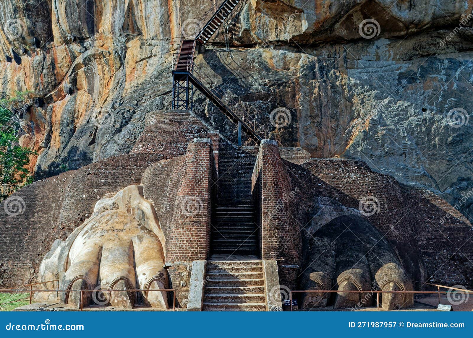The Lion Gate and Climbing Stretch Sigiriya Boulder Editorial ... The Lion Gate and Climbing Stretch Sigiriya Boulder Editorial ...