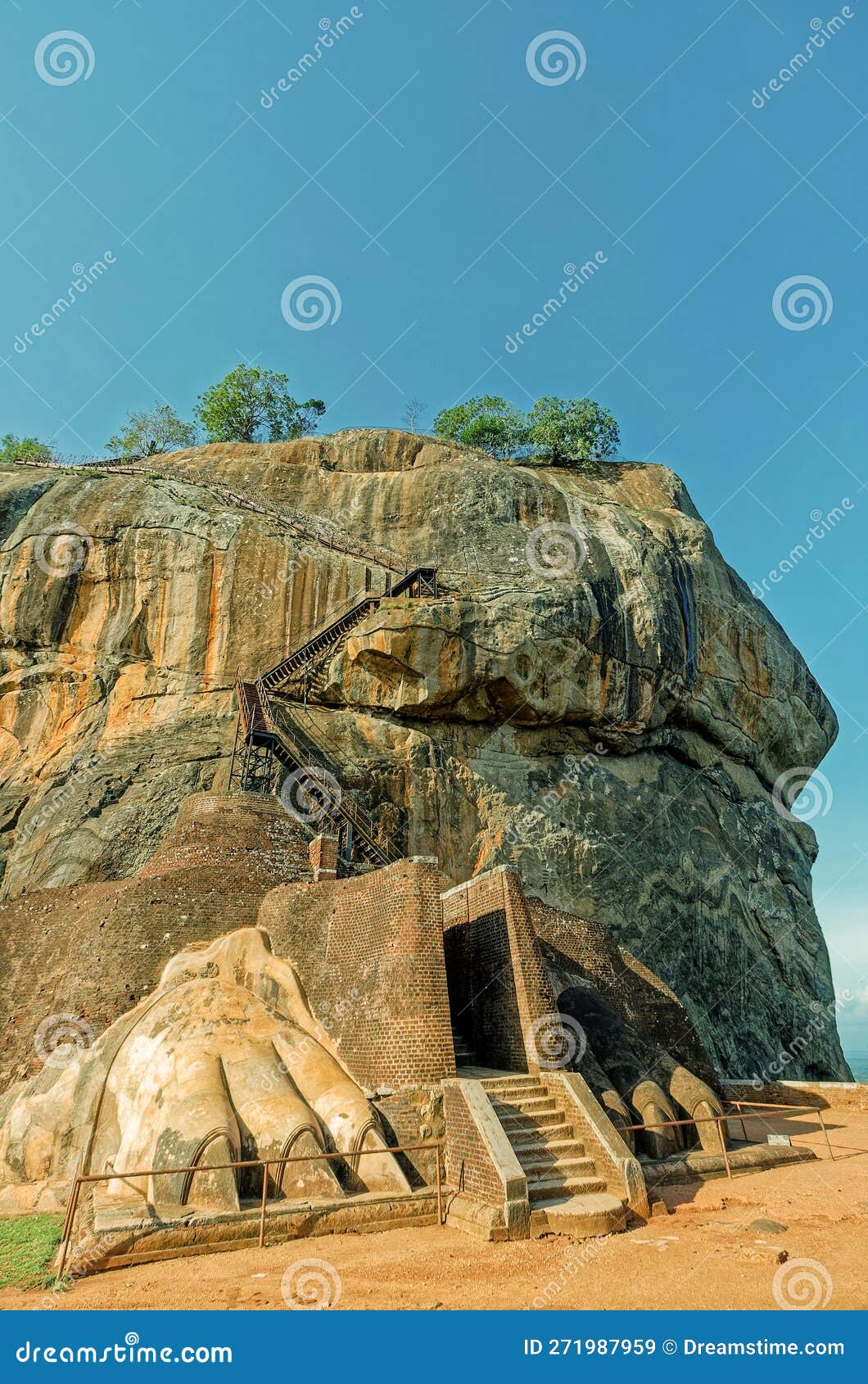 The Lion Gate and Climbing Stretch Sigiriya Boulder Editorial Stock ... The Lion Gate and Climbing Stretch Sigiriya Boulder Editorial Stock ...