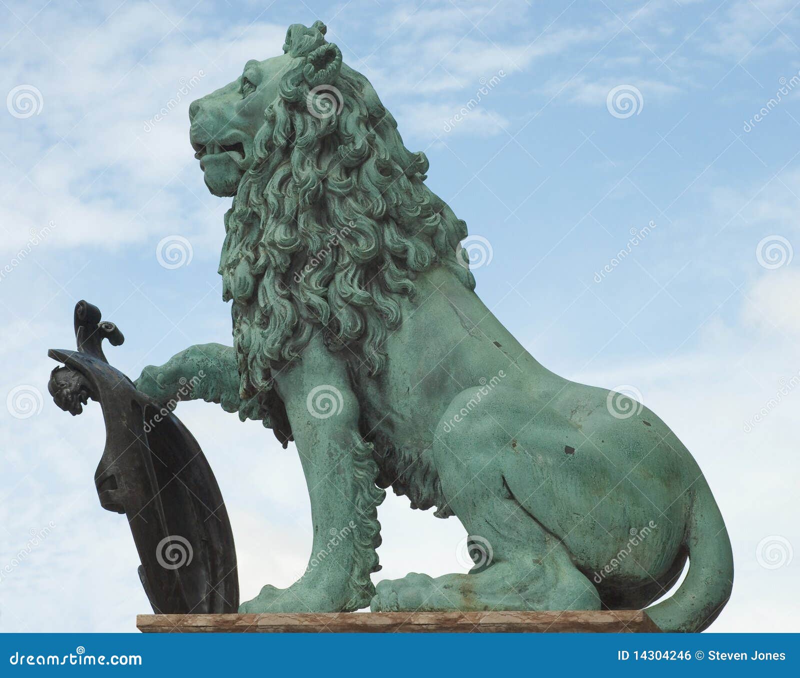 Lion Statue Stock Photography | CartoonDealer.com #3895508
