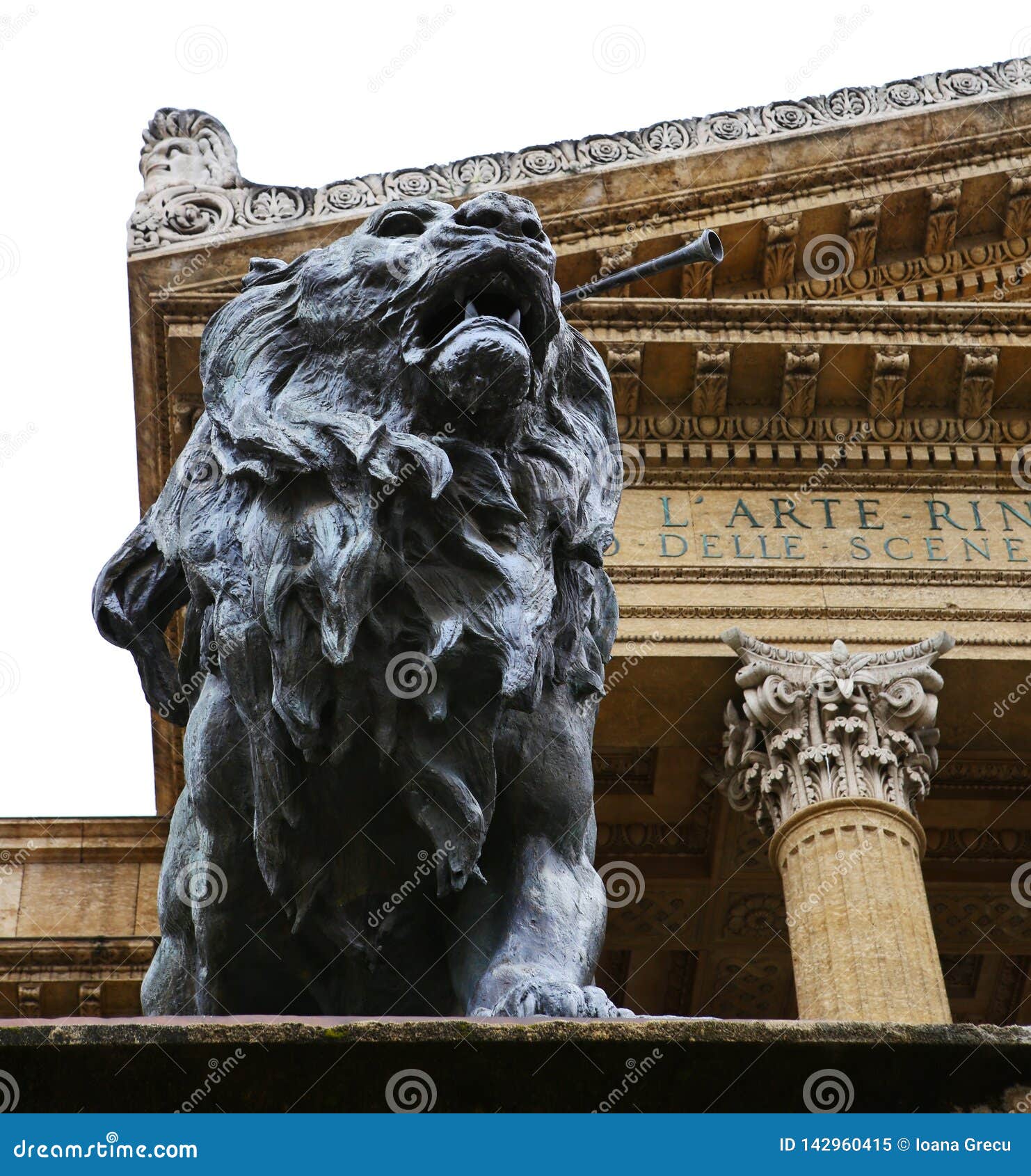 Lion Statue In Front Of The Facade Of The Hofburg Palace In Vienna ...