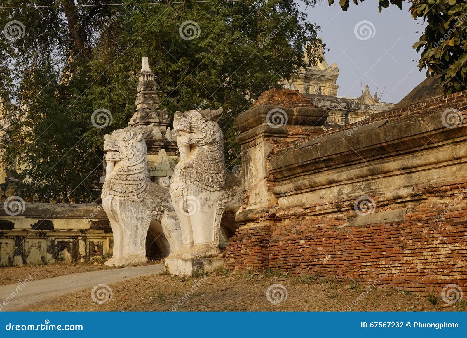 Lion Statues at the Ancient Temple in Mandalay, Myanmar Editorial ...
