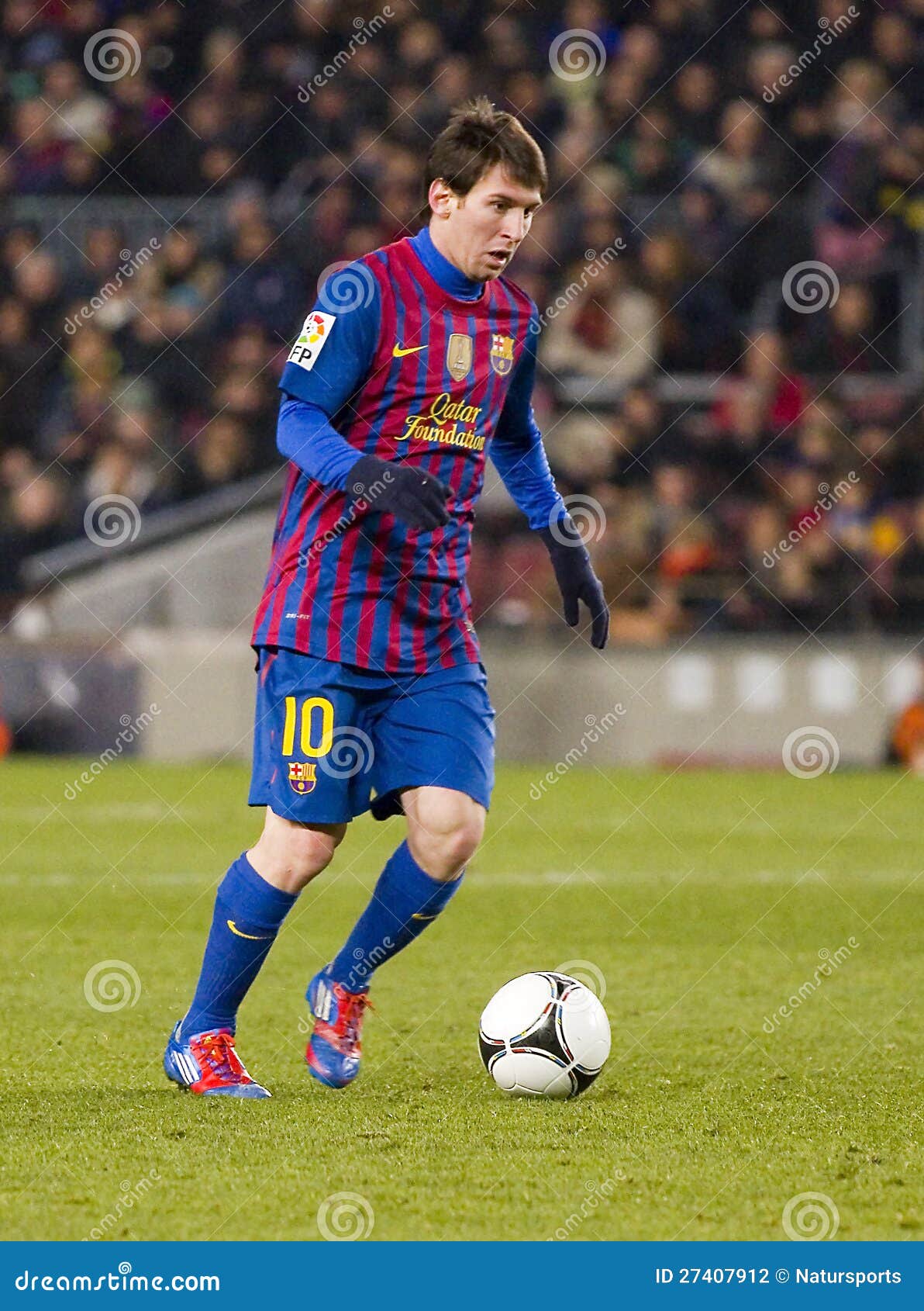 Lionel Messi editorial photography. Image of player, running - 27407912