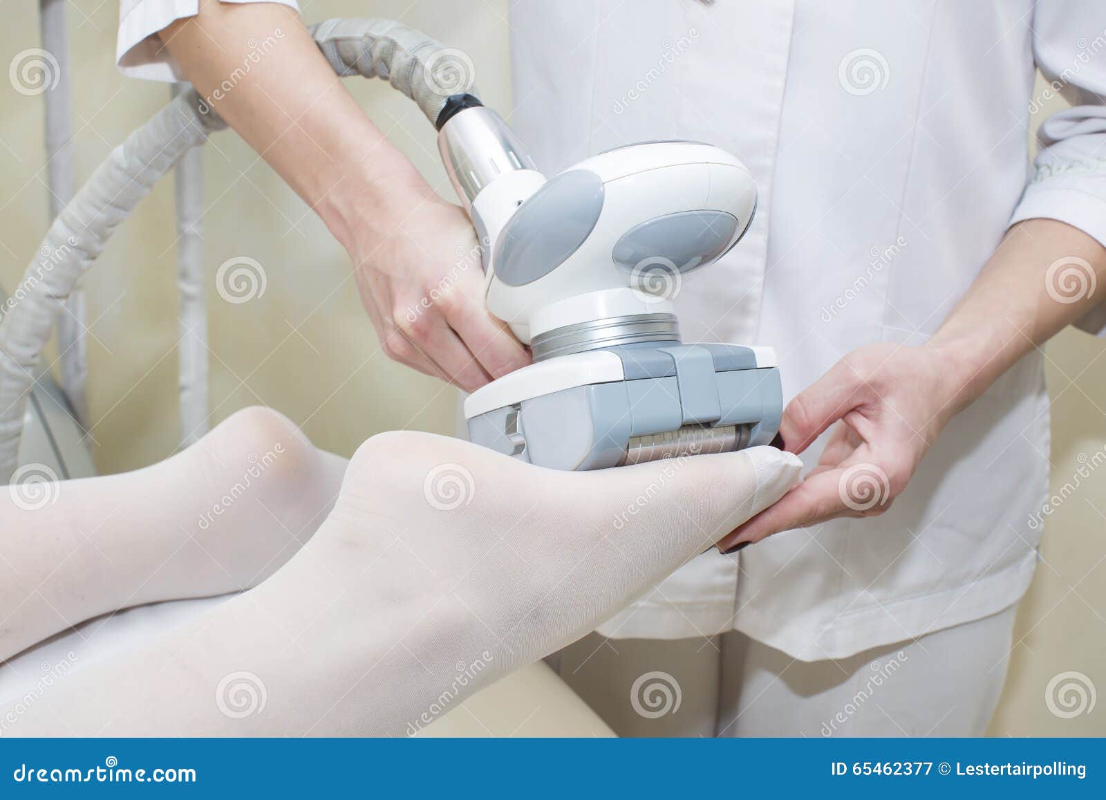 Lipomassage stock image. Image of cellulite, pampering - 65462377