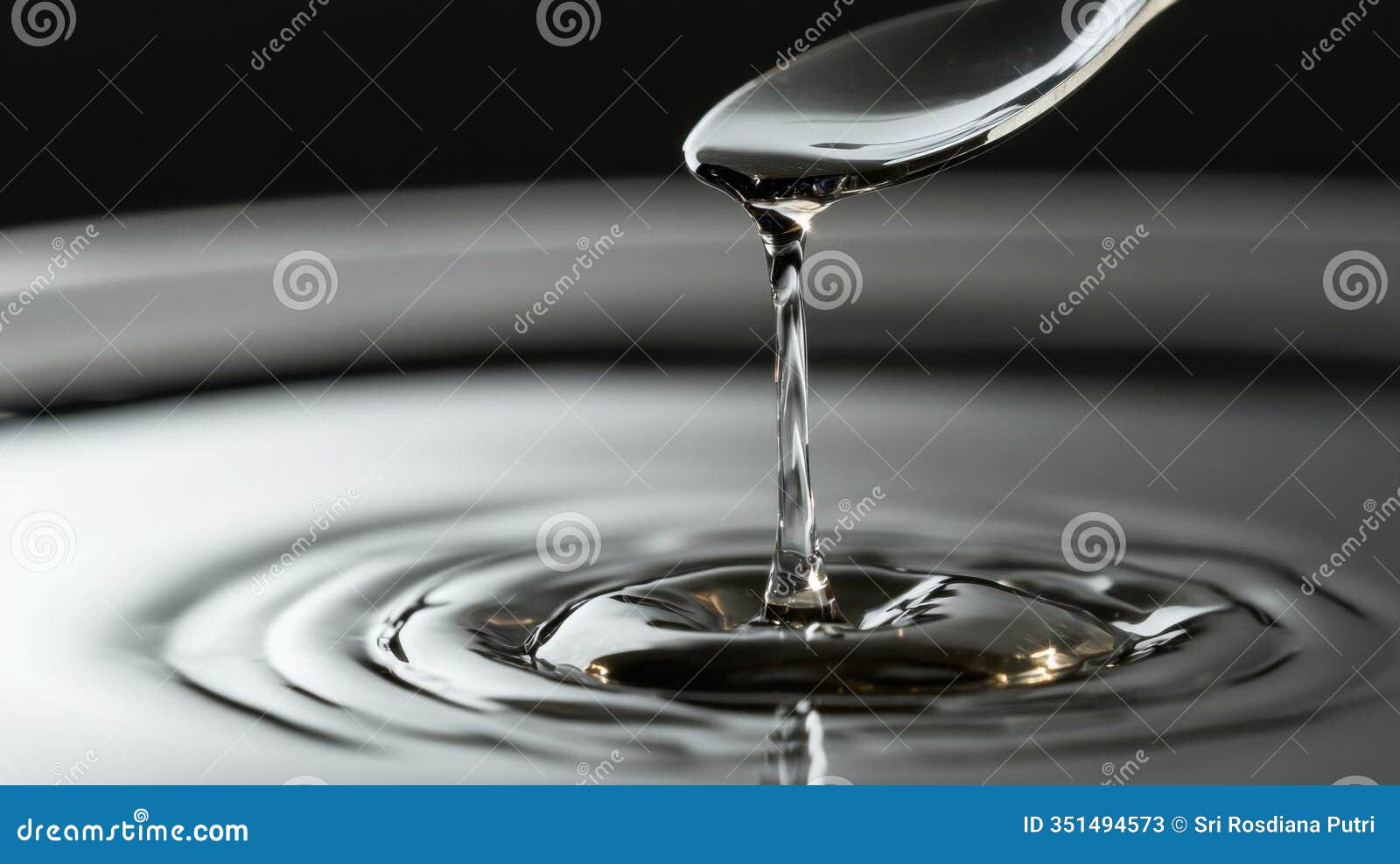 Liquid Droplet Falling, A Study Of Ripples And Surface Tension Royalty ...