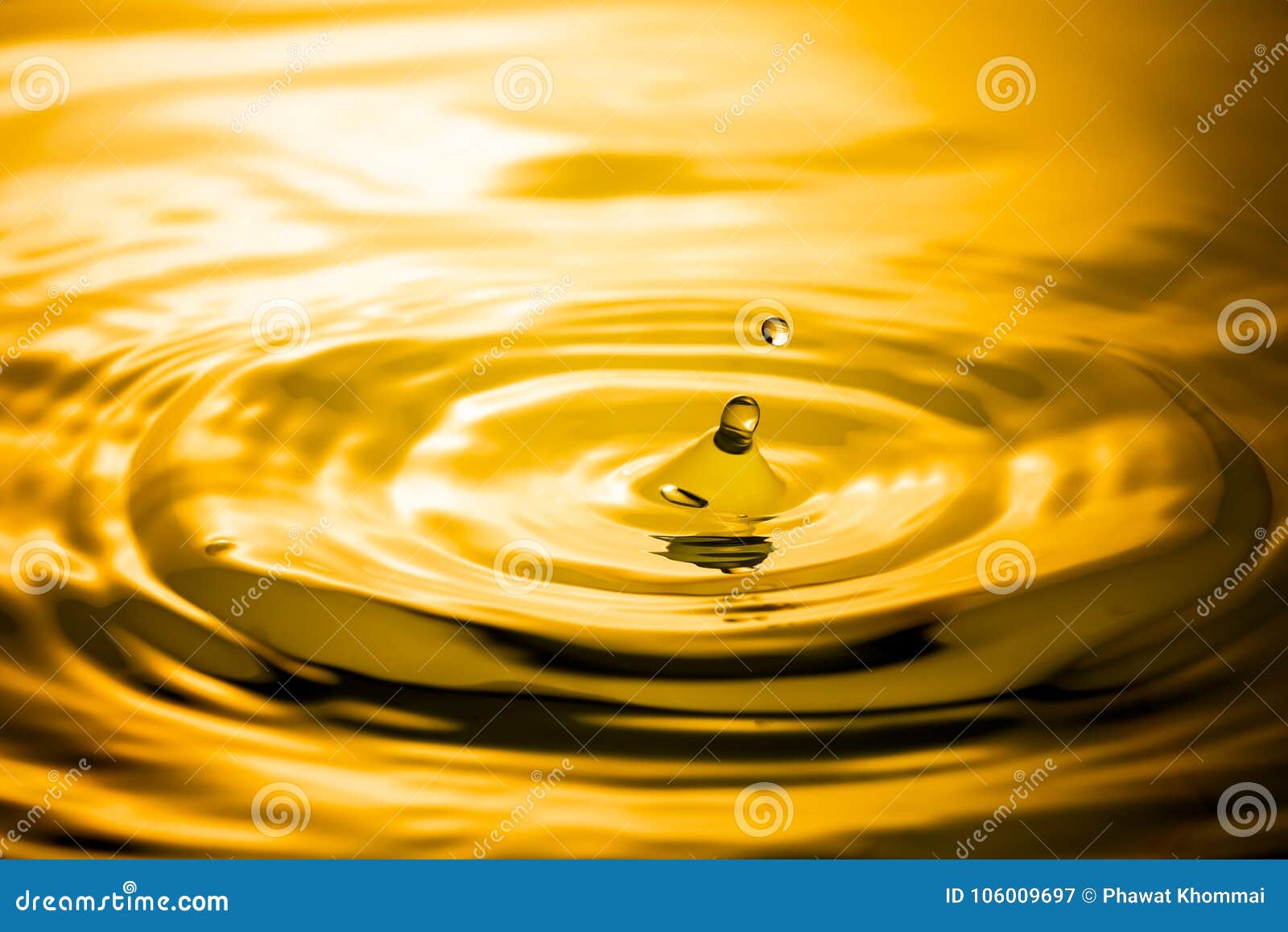 Liquid Gold Drop and Ripple Stock Image - Image of beauty, luxury ...