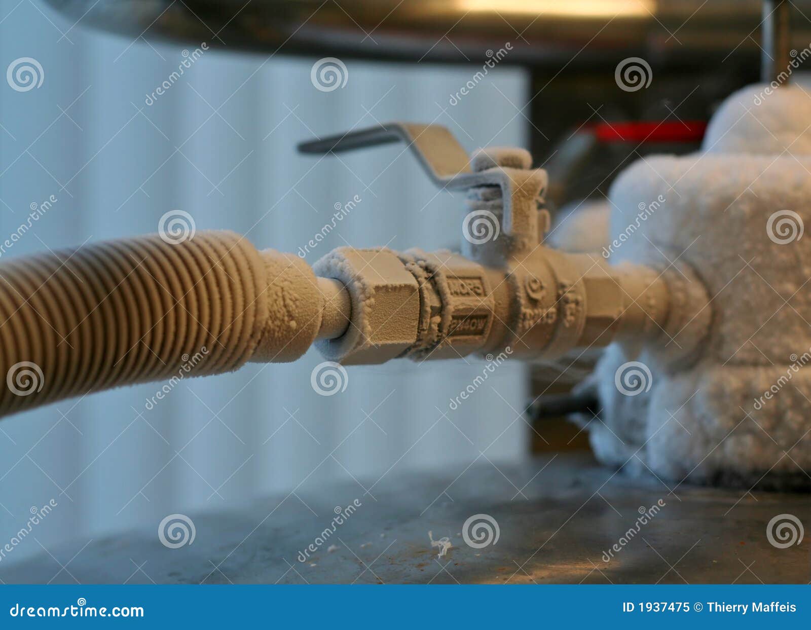 Liquid nitrogen valve stock image. Image of valve, apparatus - 1937475