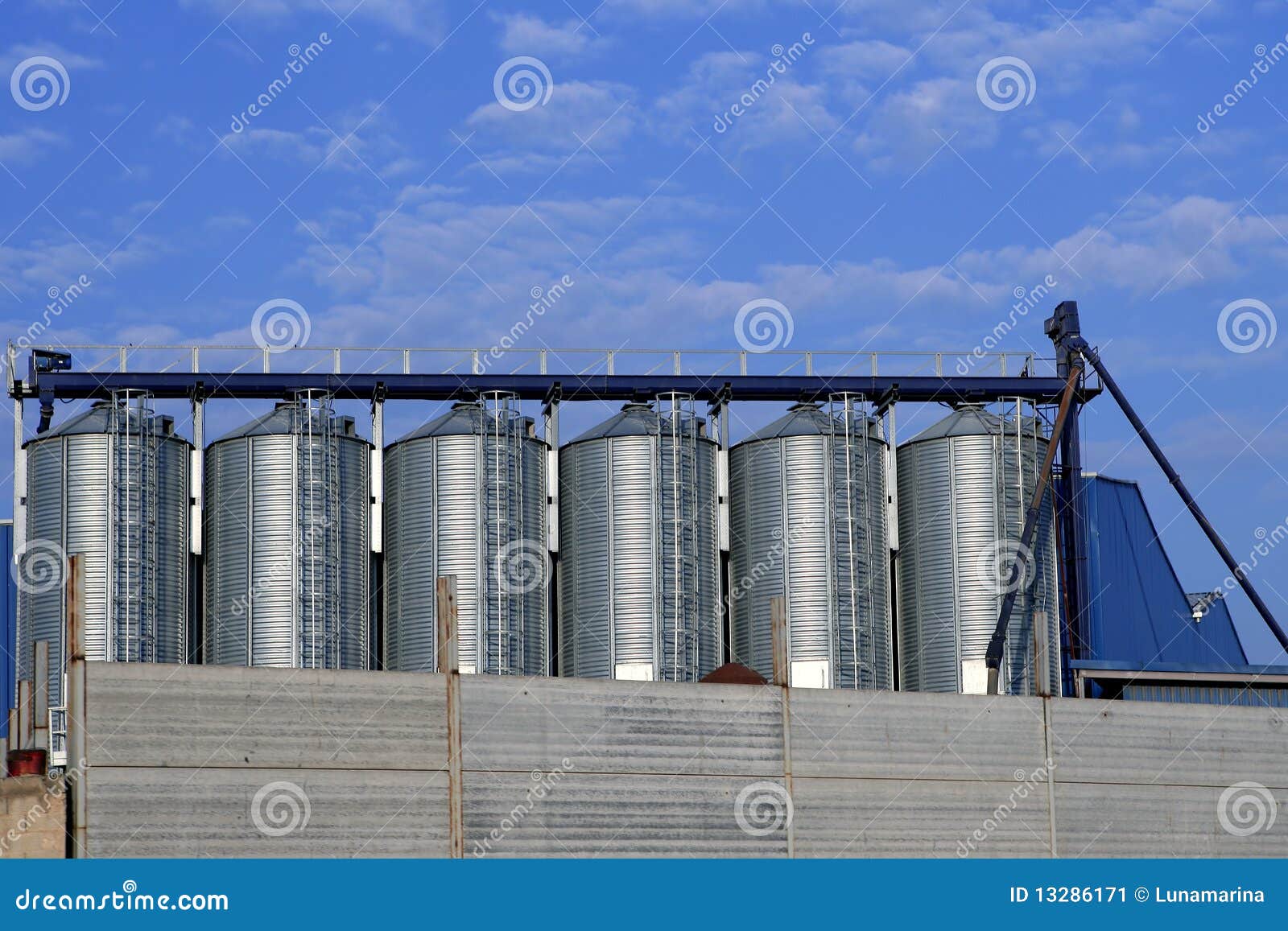 Liquid Store Stainless Steel Wine Grape Juice Stock Image - Image of ...