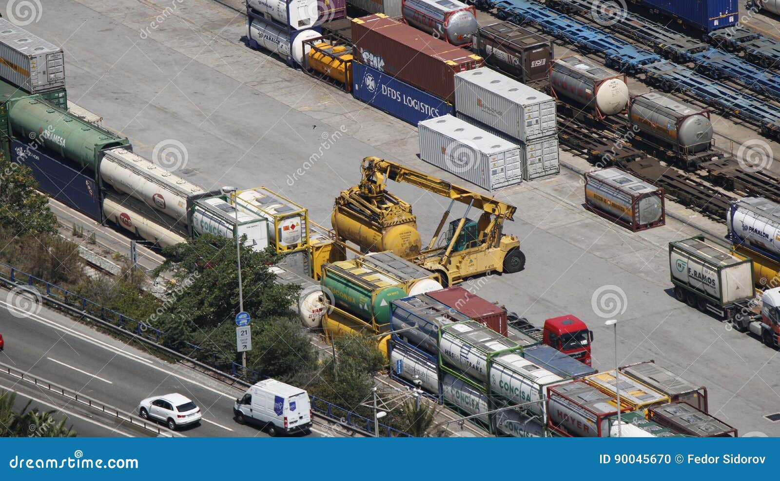 Liquid tank loading crane editorial image. Image of stack - 90045670