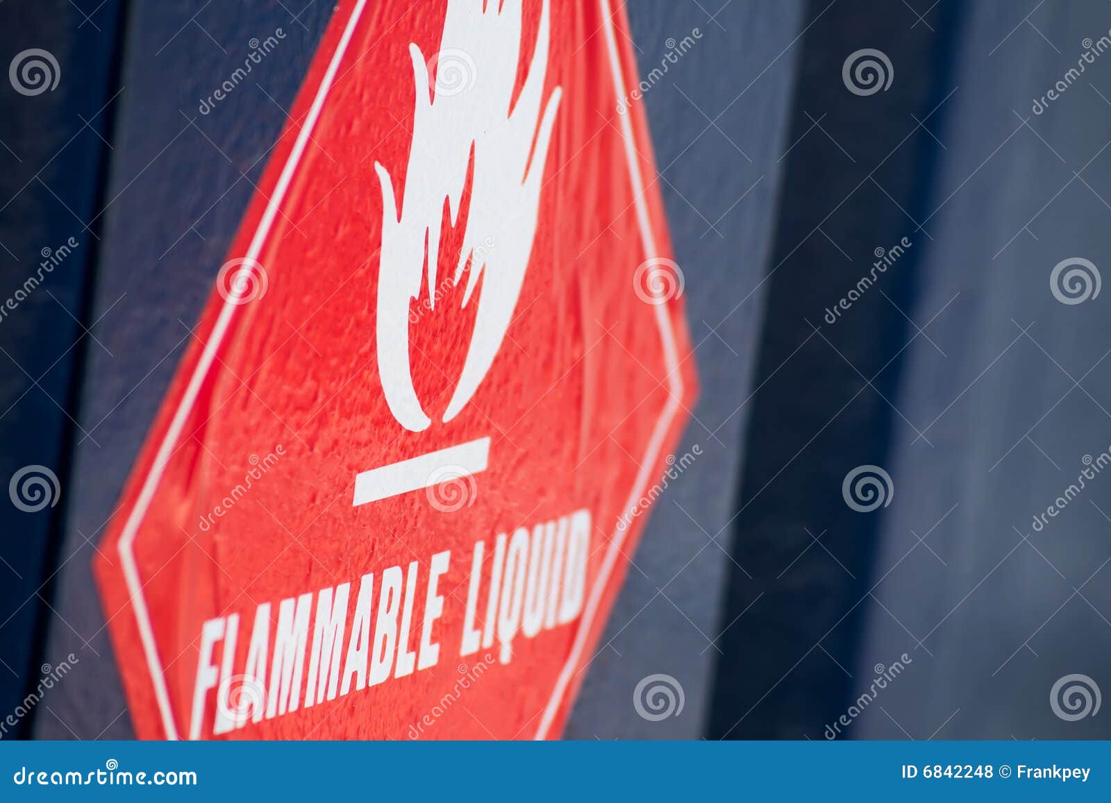 Liquide inflammable photo stock. Image du avertissement - 6842248