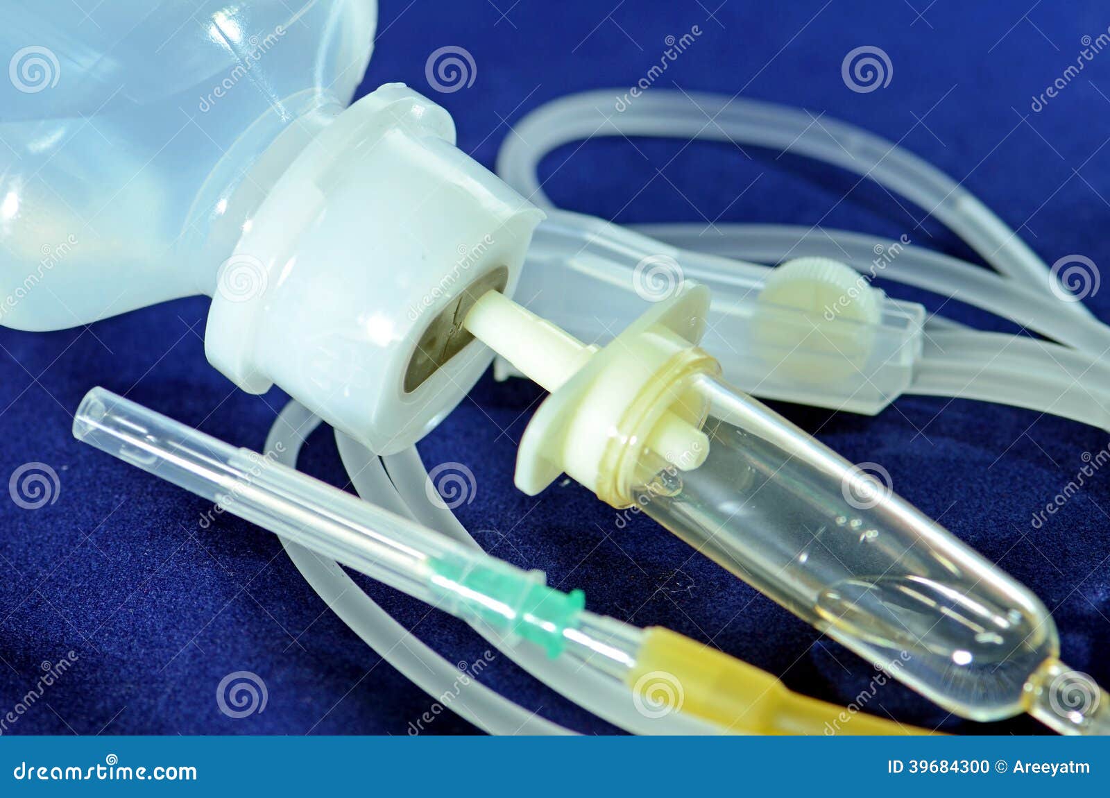 Liquido Endovenoso Con L'insieme. Fotografia Stock - Immagine di ...