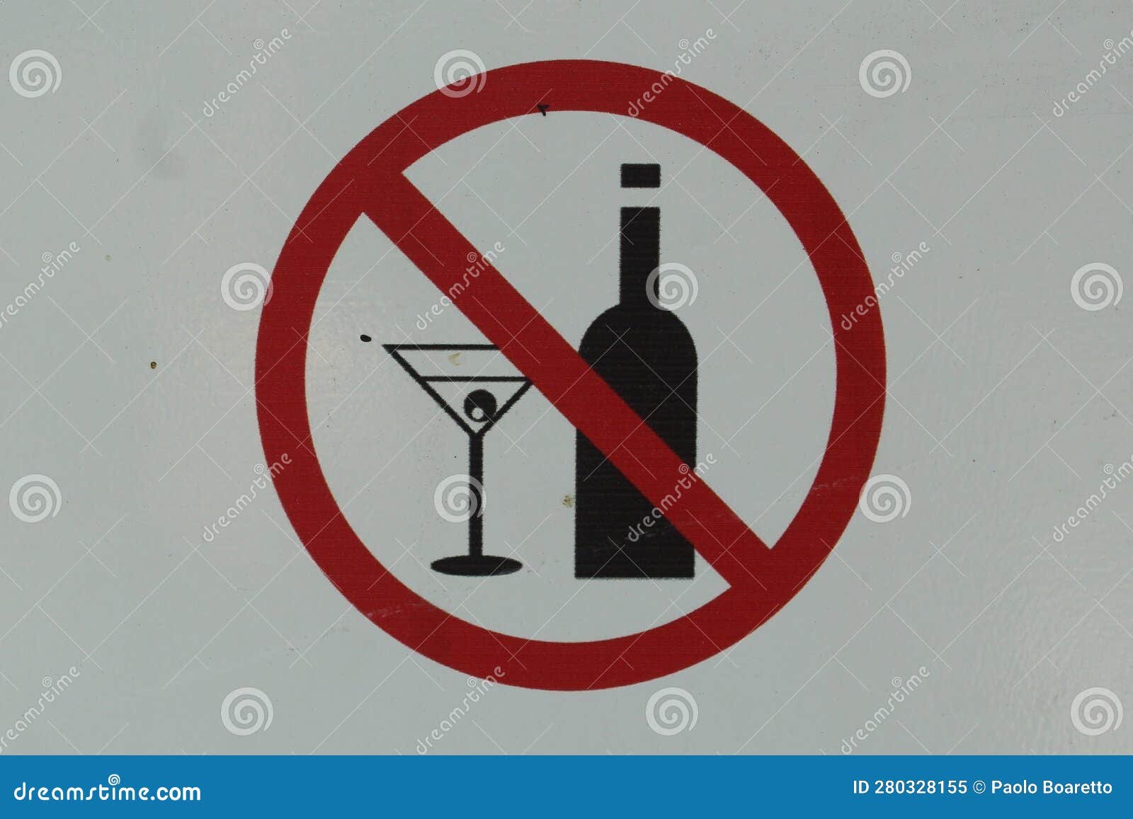 A Liquor Prohibited Day Use Sign Stock Image - Image of warning ...