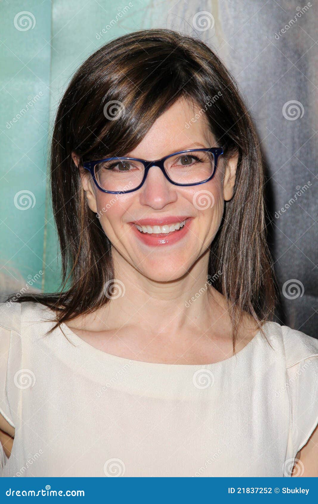 Lisa Loeb editorial photography. Image of premiere, loeb - 21837252