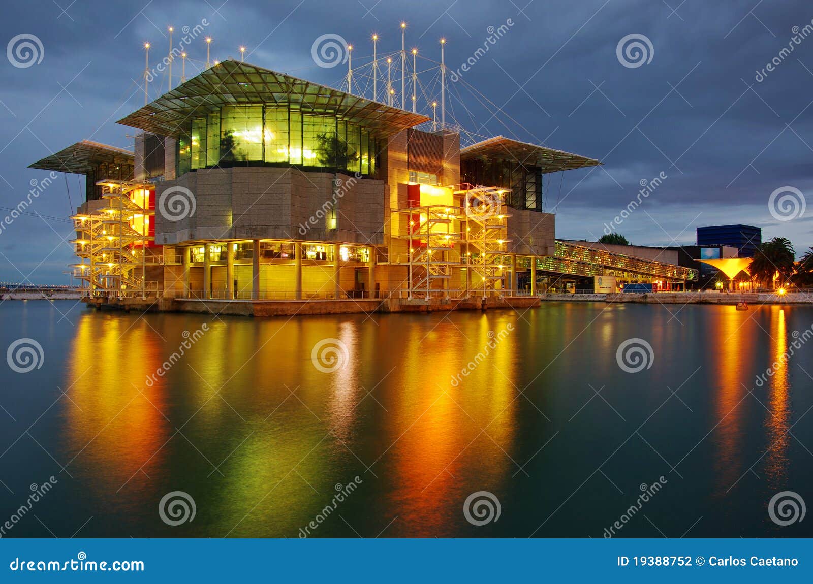 Lisbon Oceanarium editorial photography. Image of architecture - 19388752