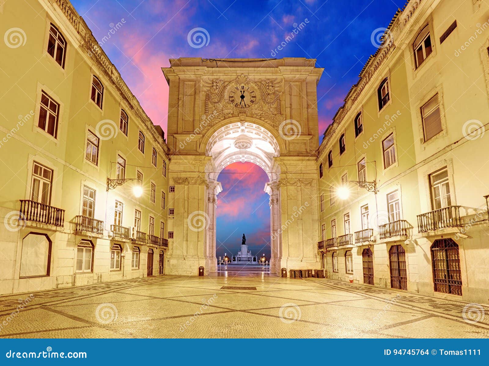 Lissabon - Praca Do Comercio, Portugal Stock Foto - Image of plein ...