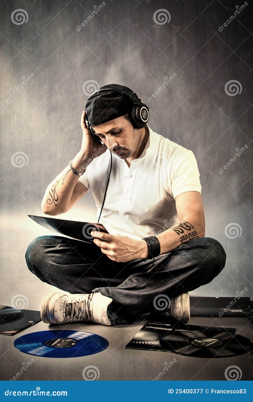 Listen to music stock image. Image of copyspace, party - 25400377