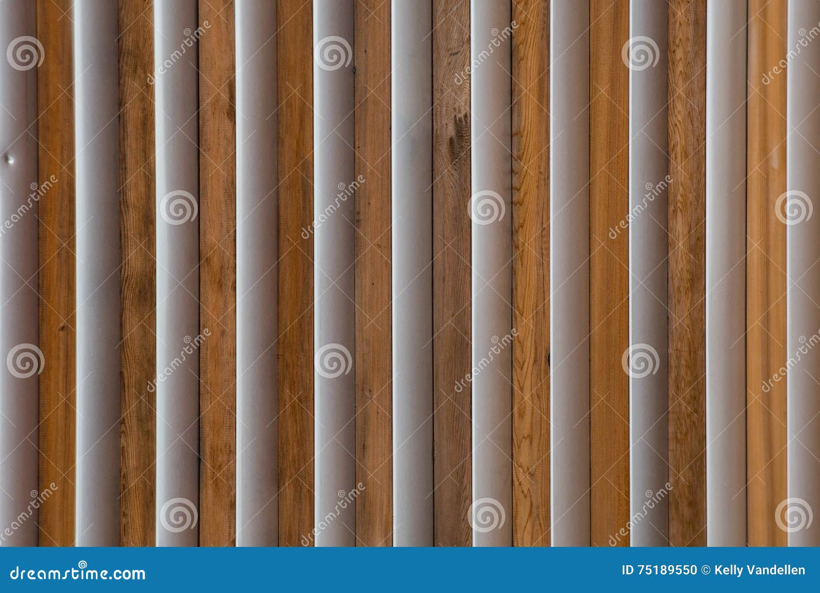 Listones De Madera Y Del Metal Foto de archivo - Imagen de grano ...