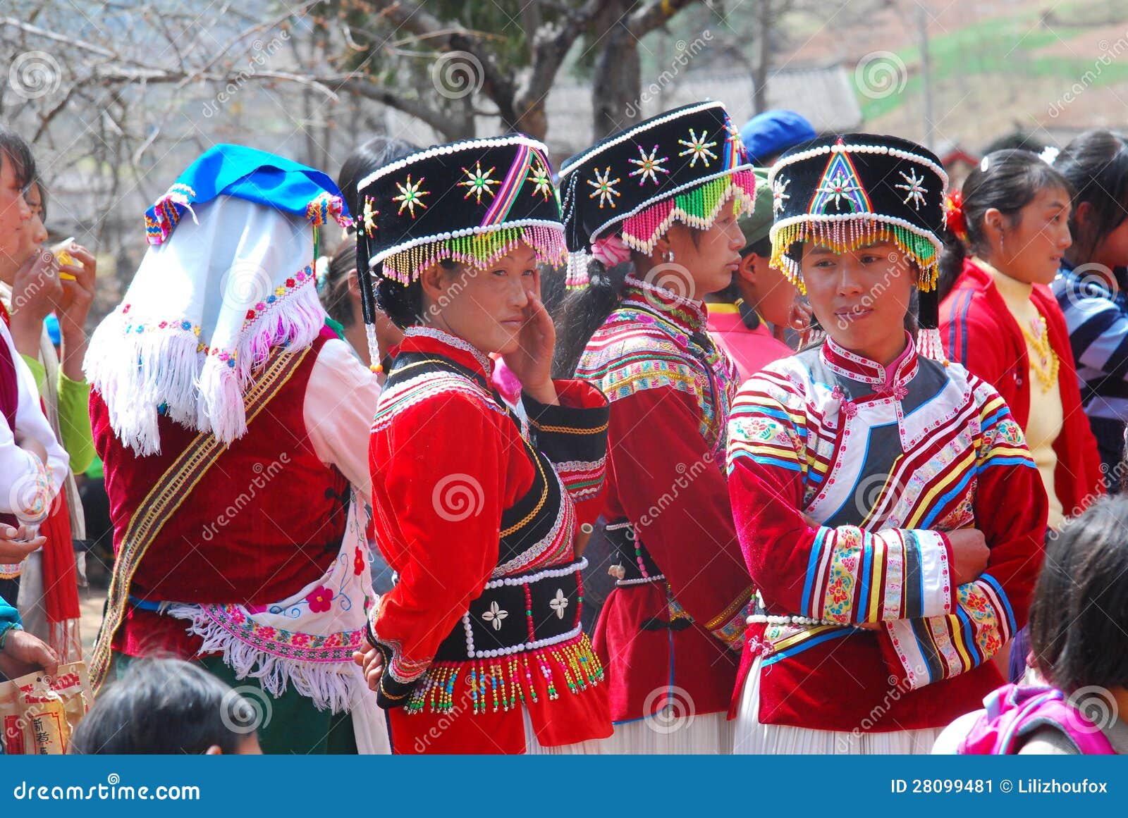 Lisu People in Southwest China Editorial Photo - Image of dress, skirt ...