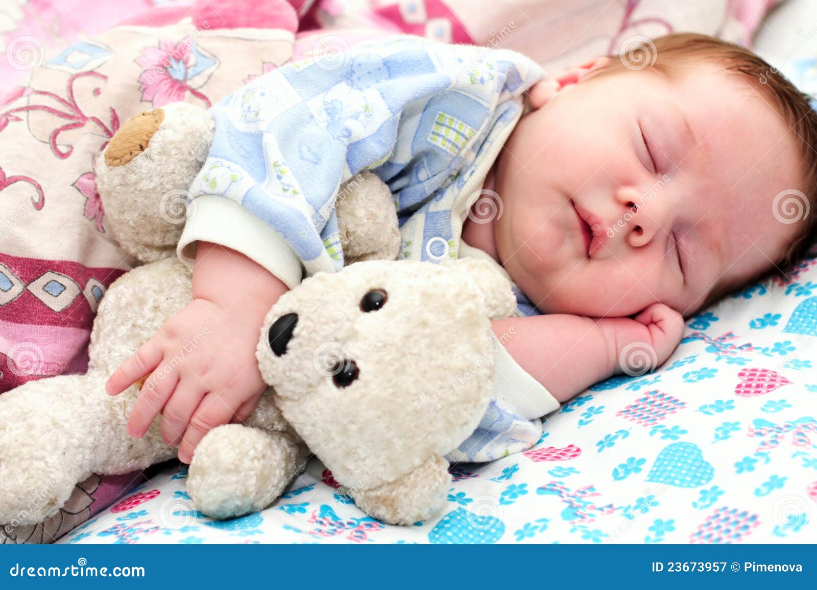 Litet barn fotografering för bildbyråer. Bild av barndom - 23673957