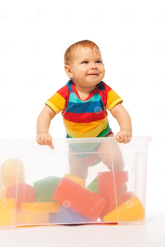 Litet barn med kvarter fotografering för bildbyråer. Bild av färg ...