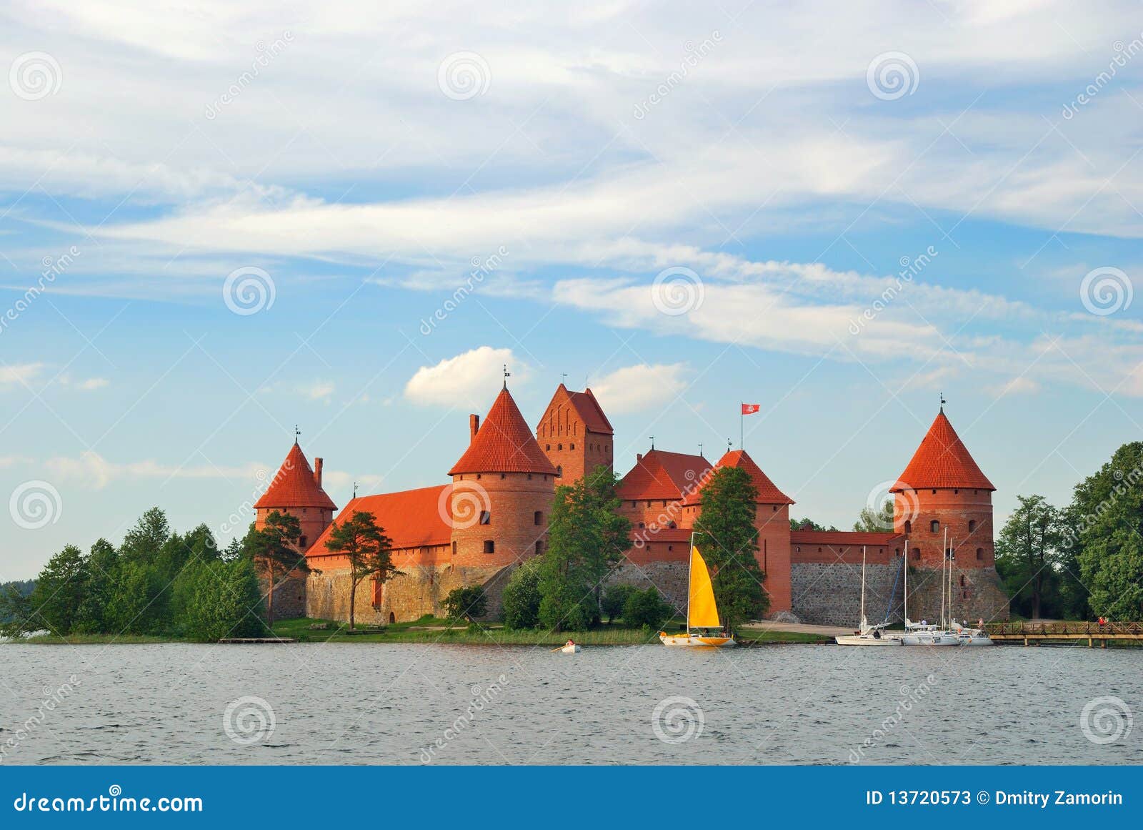 Trakai Castle Stock Photo | CartoonDealer.com #34496106
