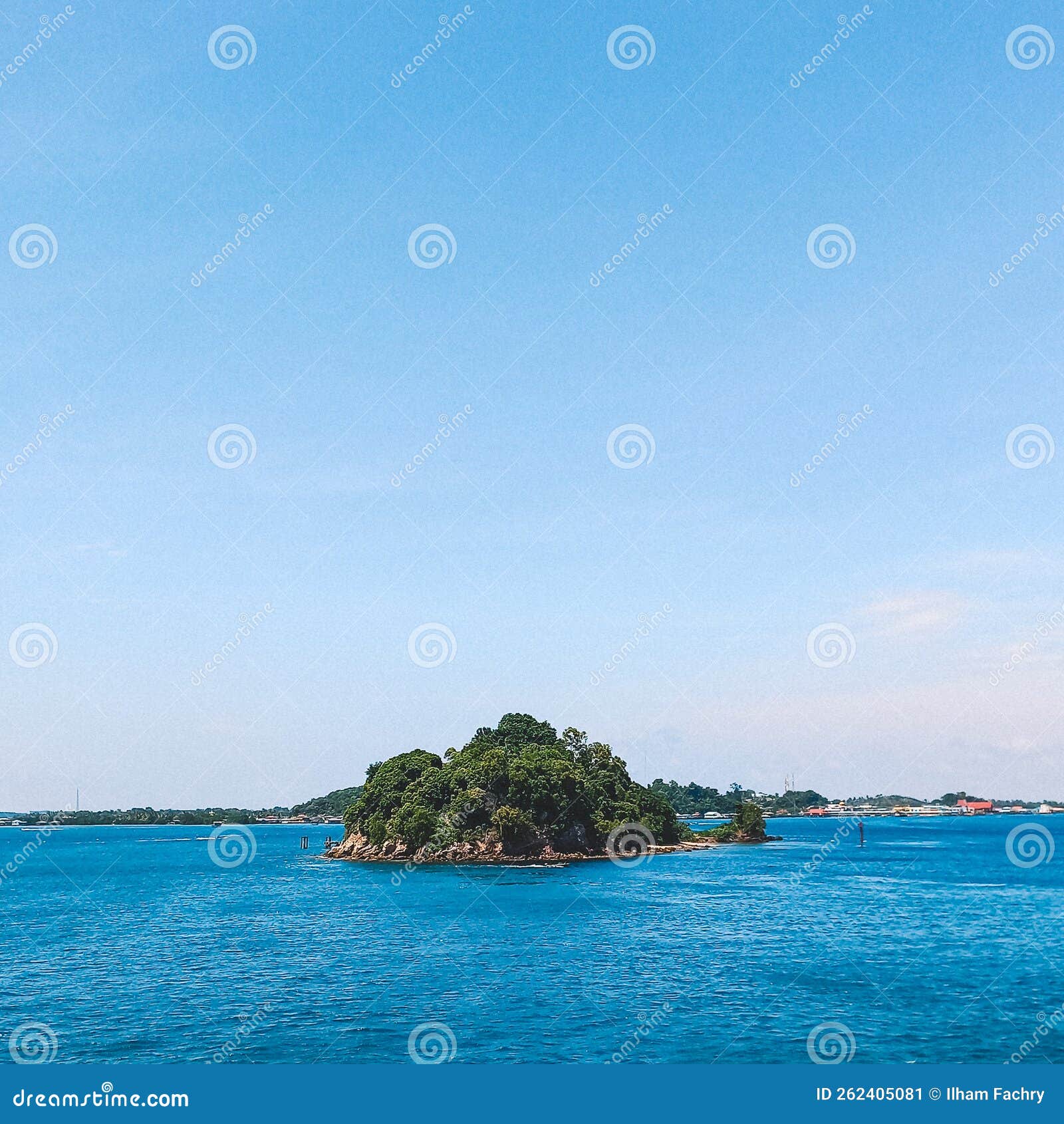 The litle island stock image. Image of caribbean, wave - 262405081