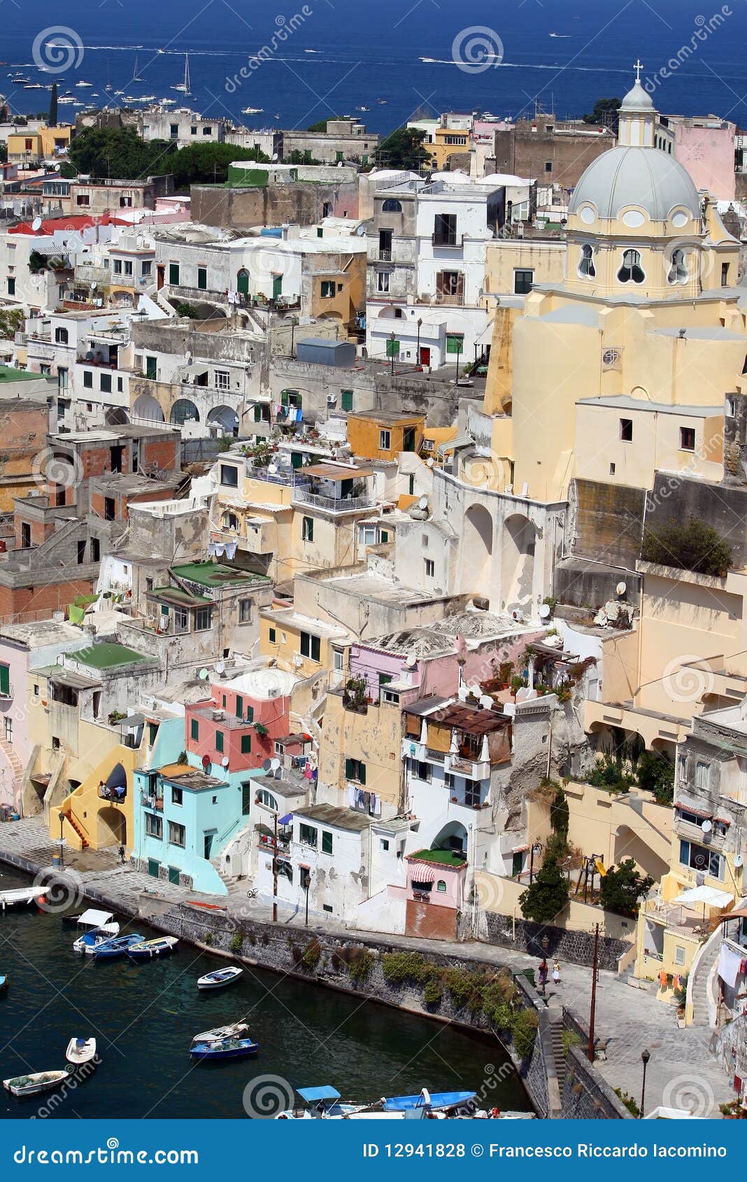 Litorale Di Mare Italiano, Procida, Napoli Fotografia Stock - Immagine ...
