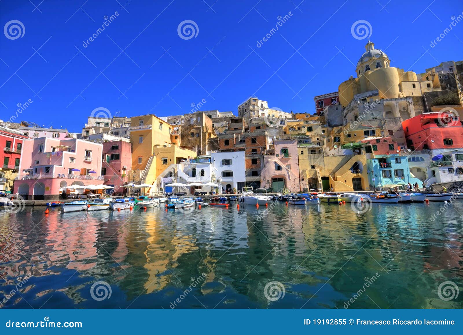Litorale Di Mare Italiano, Procida, Napoli Immagine Stock - Immagine di ...
