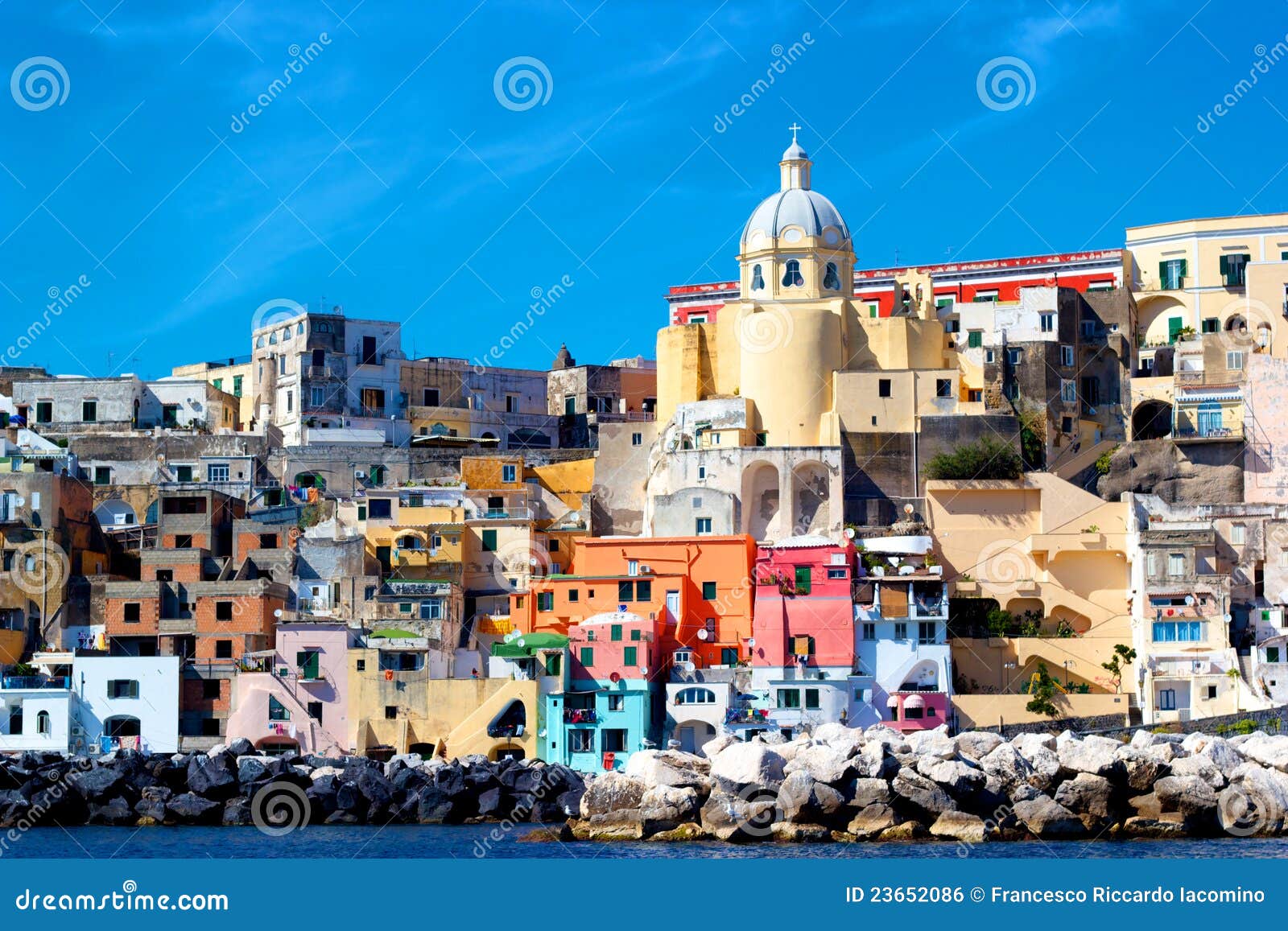 Litorale Di Mare Italiano, Procida, Napoli Fotografia Stock - Immagine ...