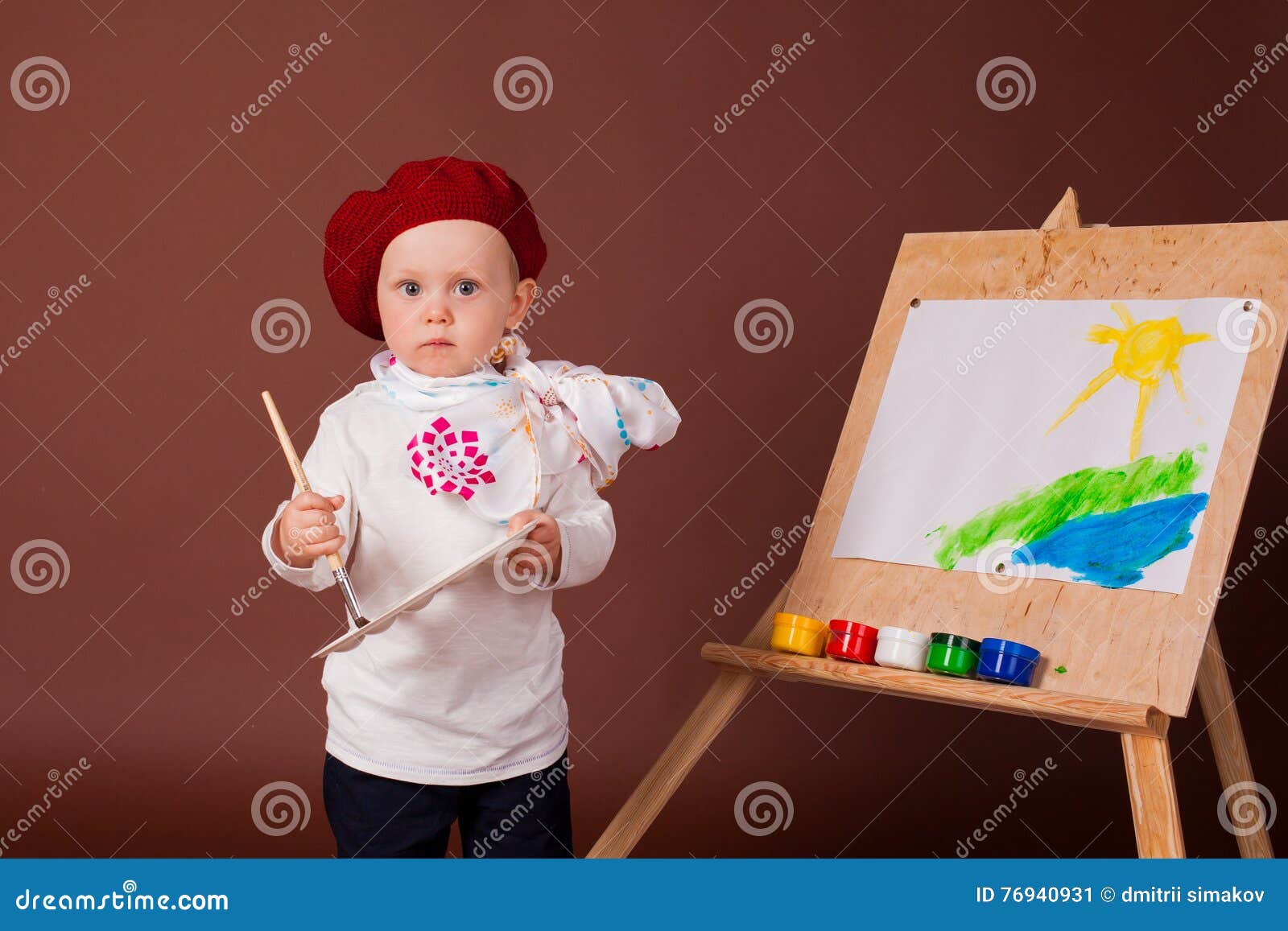 Little artist at easel stock image. Image of draw, brush - 76940931