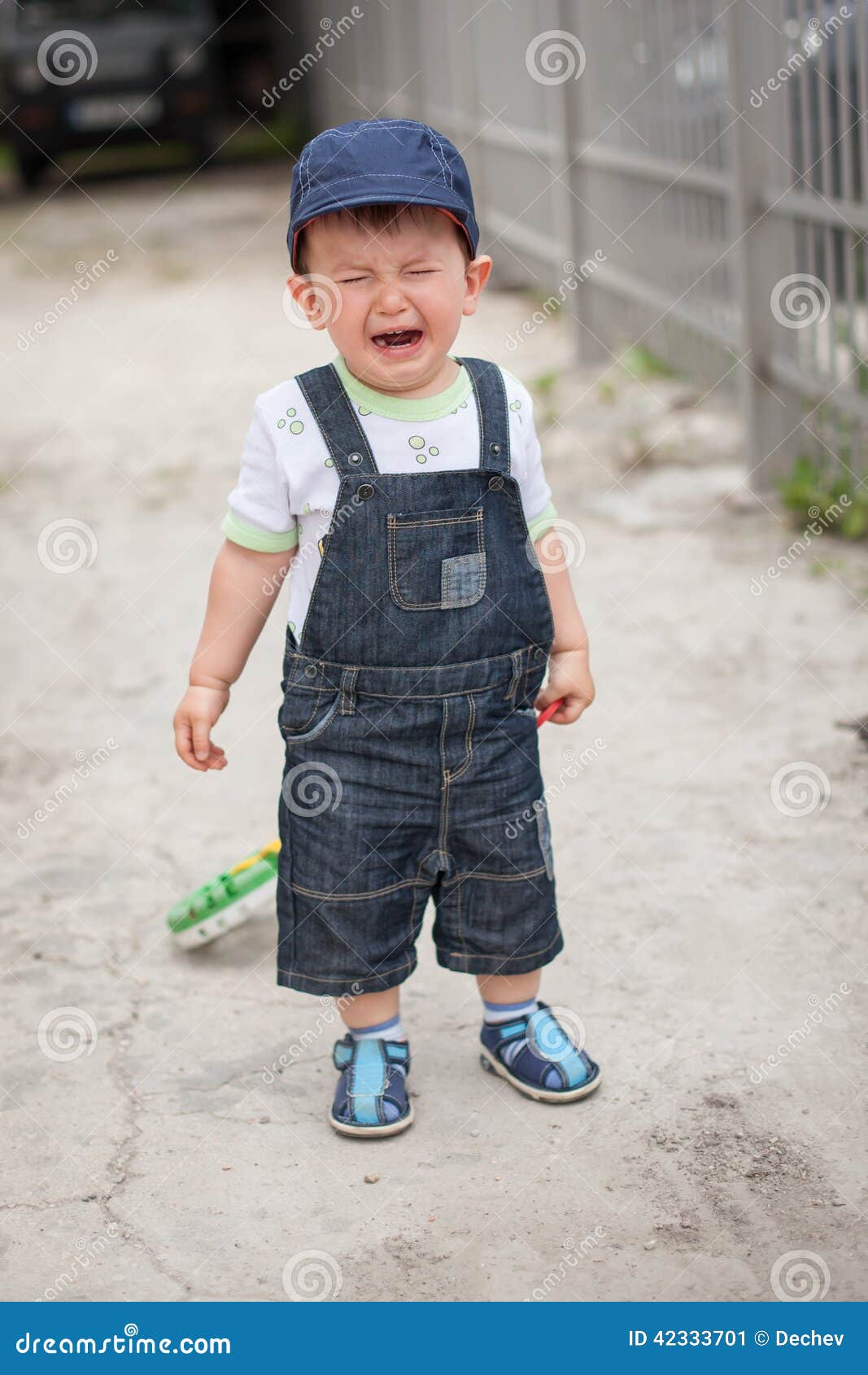 Little baby boy crying stock image. Image of victim, alone - 42333701