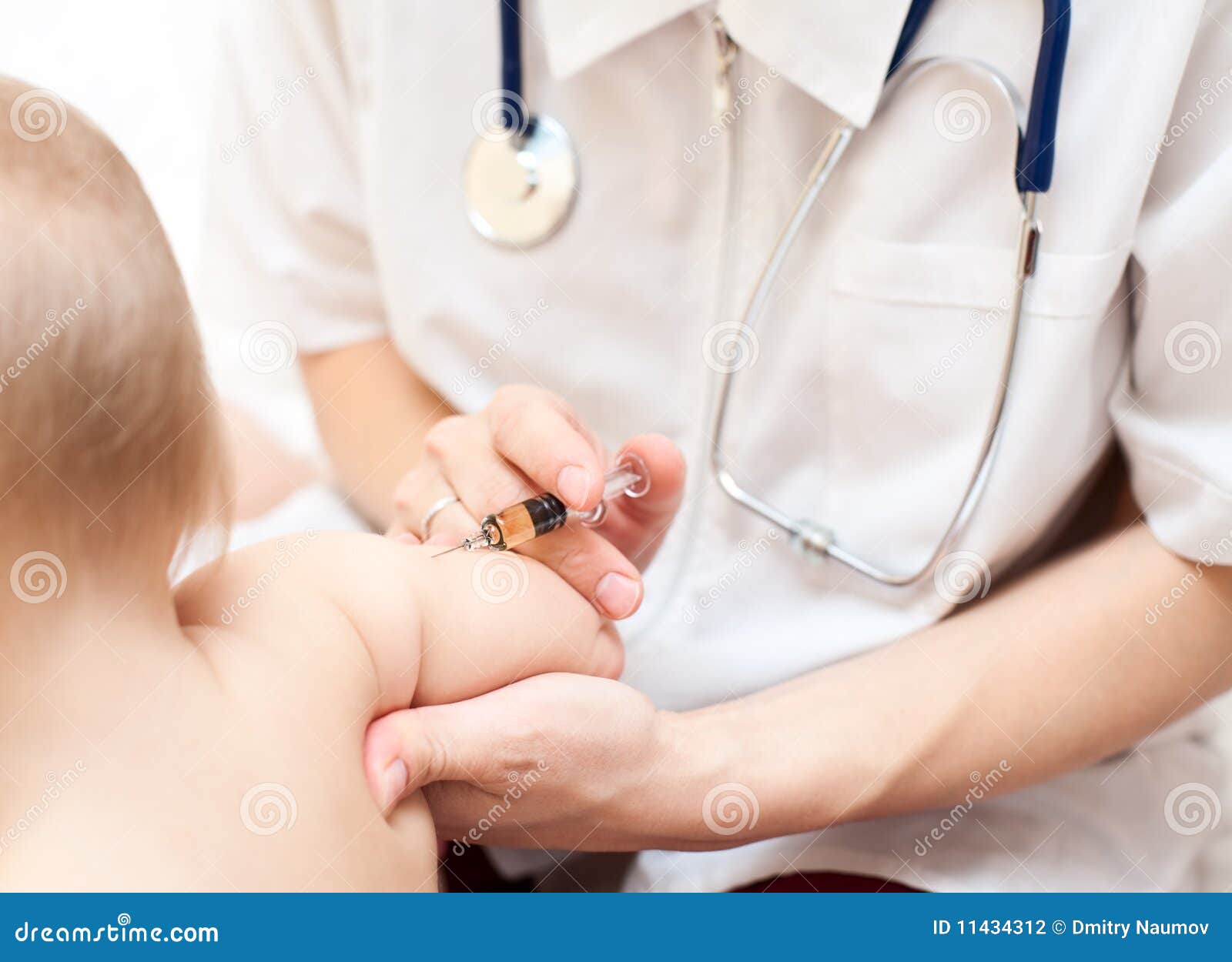 Little Baby Get an Injection Stock Photo - Image of needle, doctor ...