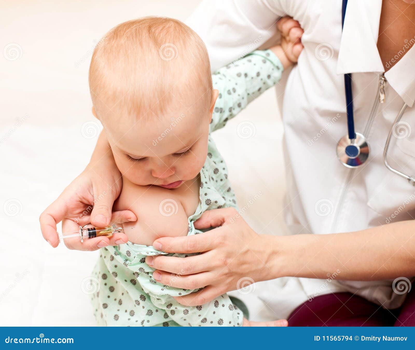 Little Baby Get an Injection Stock Photo - Image of contagion, drug ...