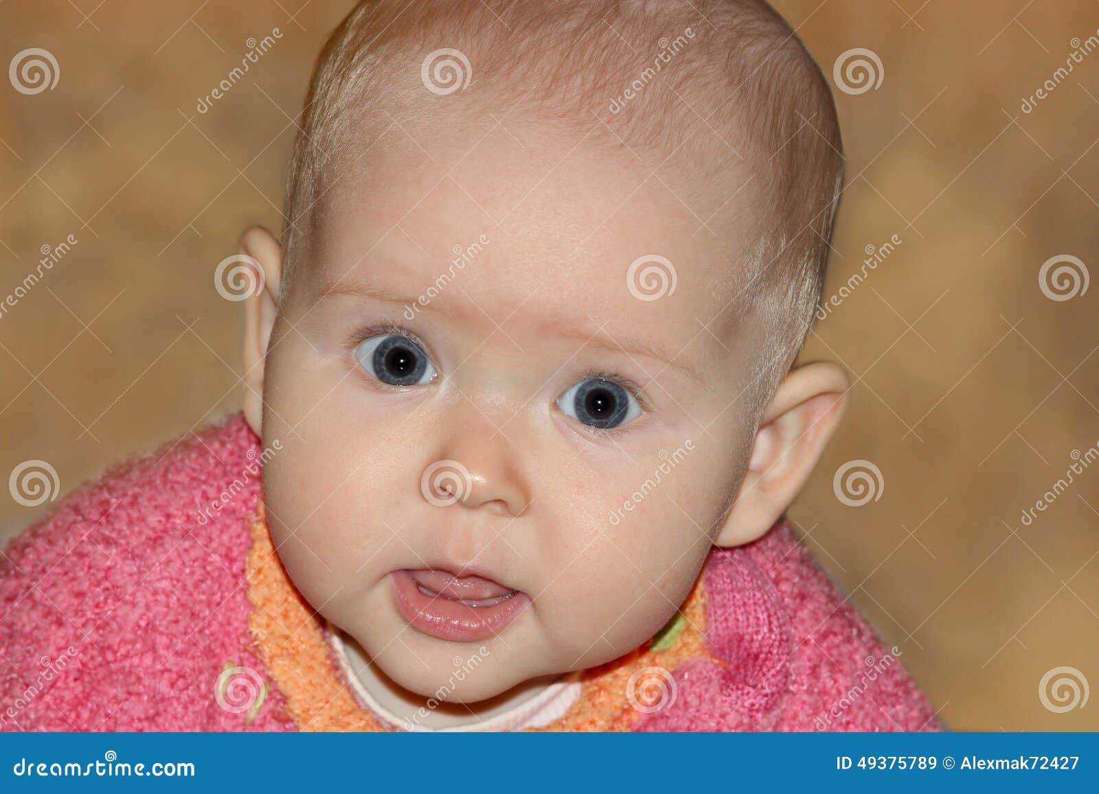 Little Baby Looking Forward Stock Image - Image of smile, life: 49375789