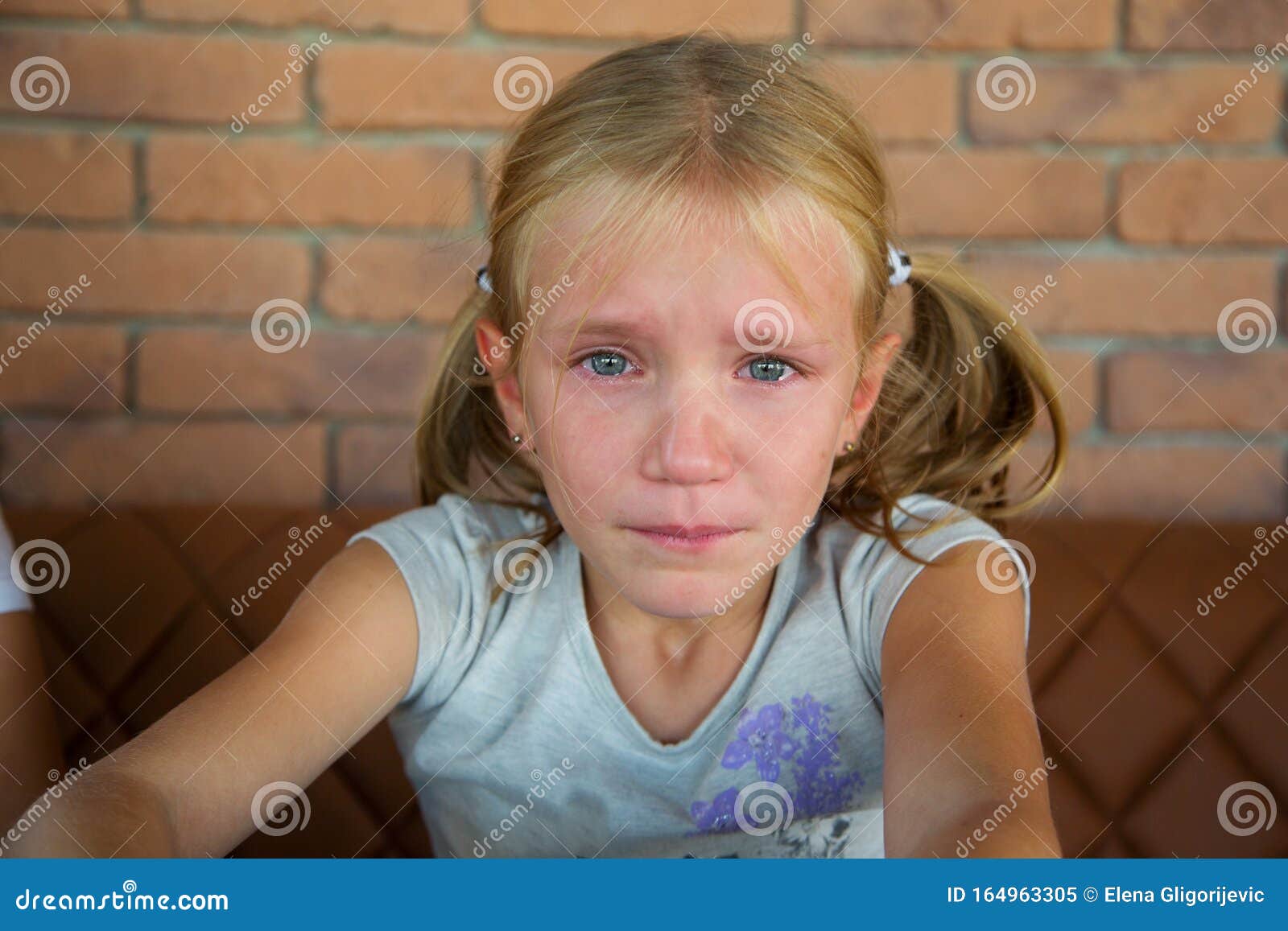 Crying Little Girl Tears Tears Crying Little Girl She - vrogue.co Crying Little Girl Tears Tears Crying Little Girl She - vrogue.co