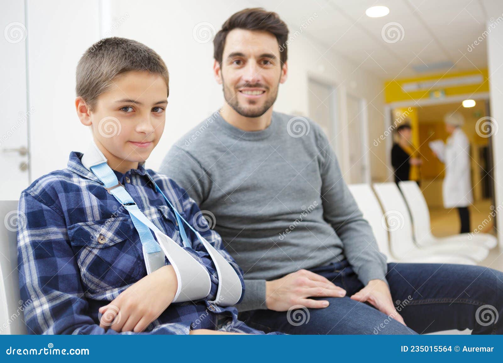 Little Boy in Cast with Dad Stock Photo - Image of finger, plaster ...
